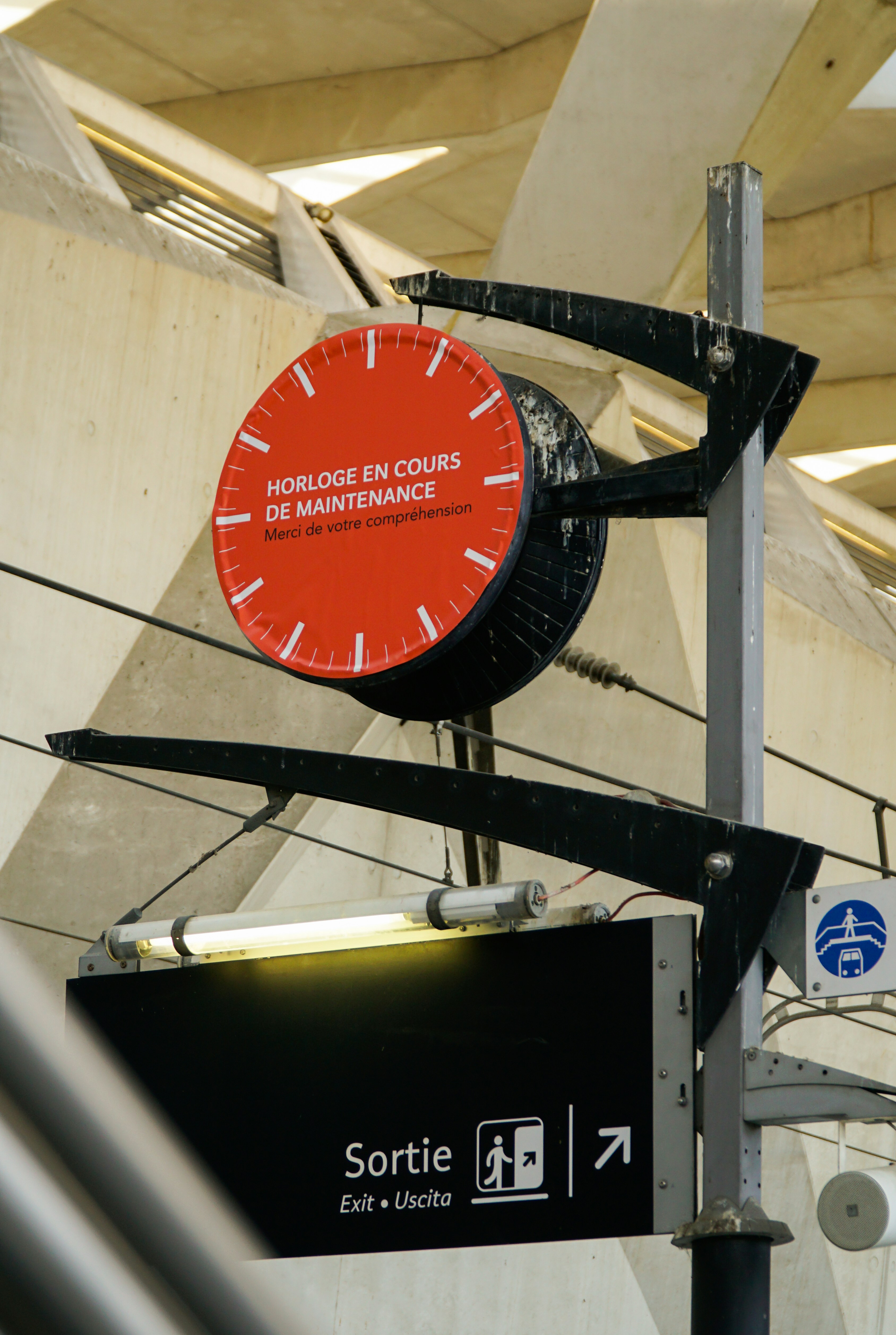 Temporal Pause: A Clock in Transition