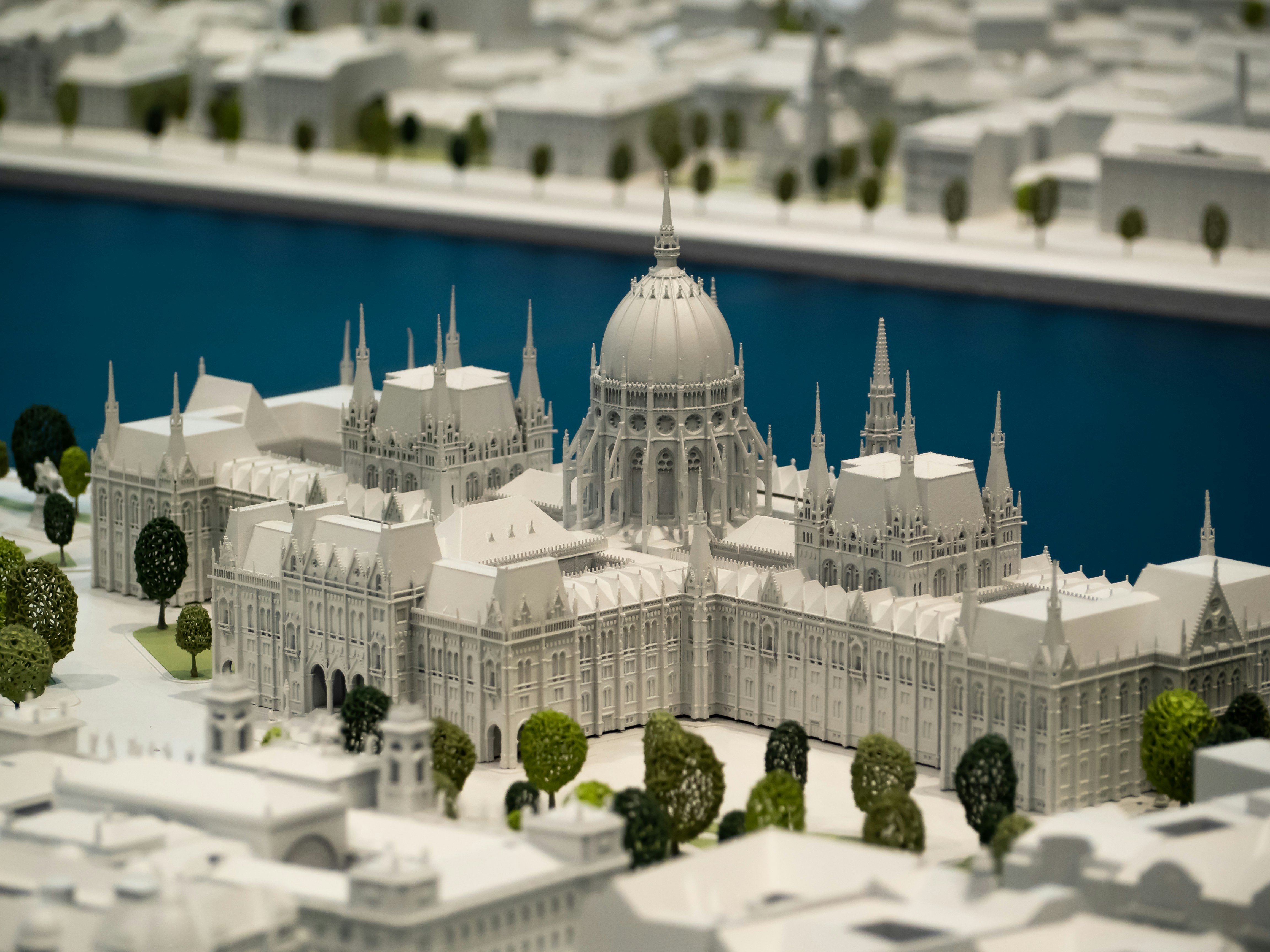 Central Dome, Tiny City: A Tilt-Shift White Architectural Model