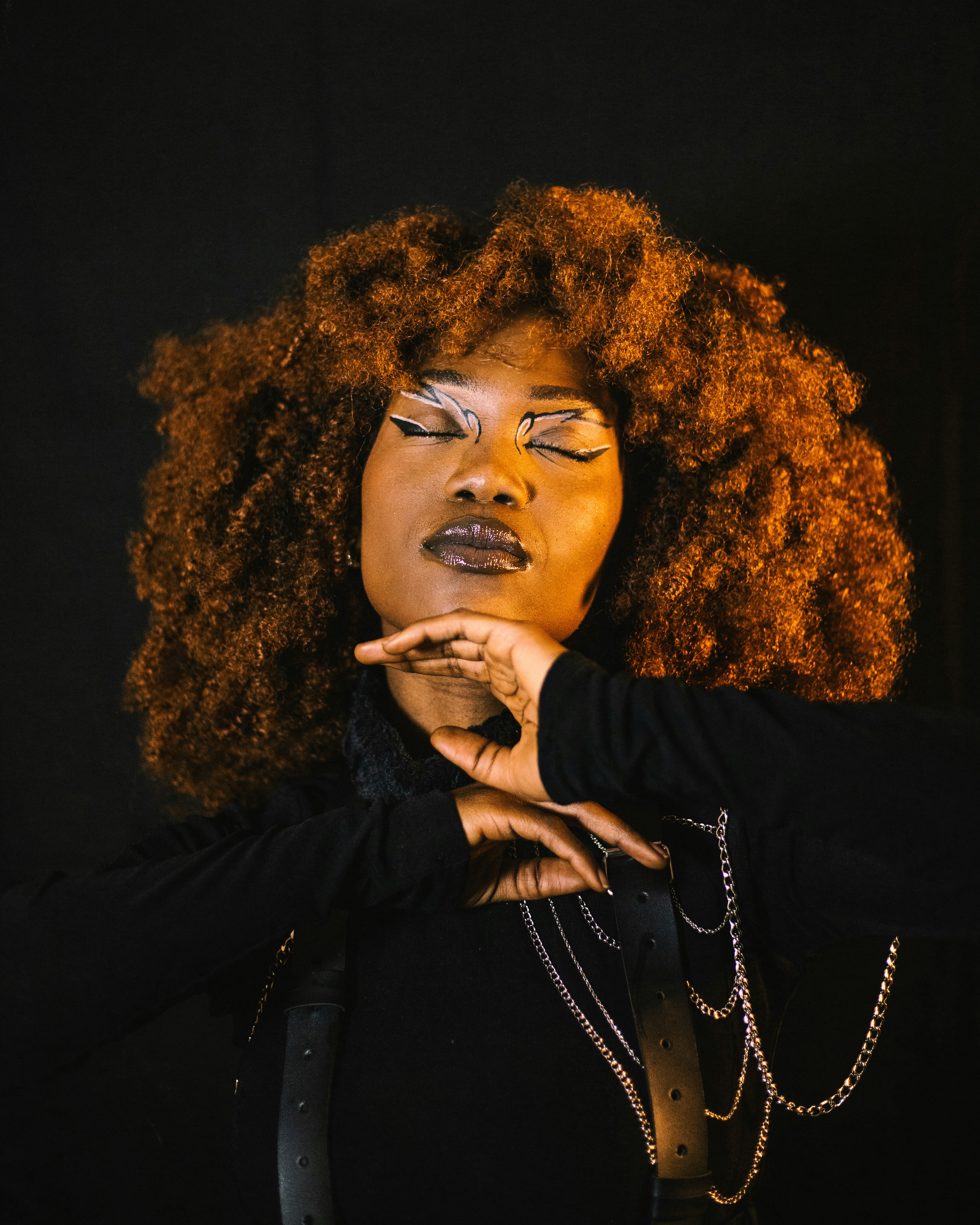 A woman poses, elegant and expressive. photo – Free Face portraits ...