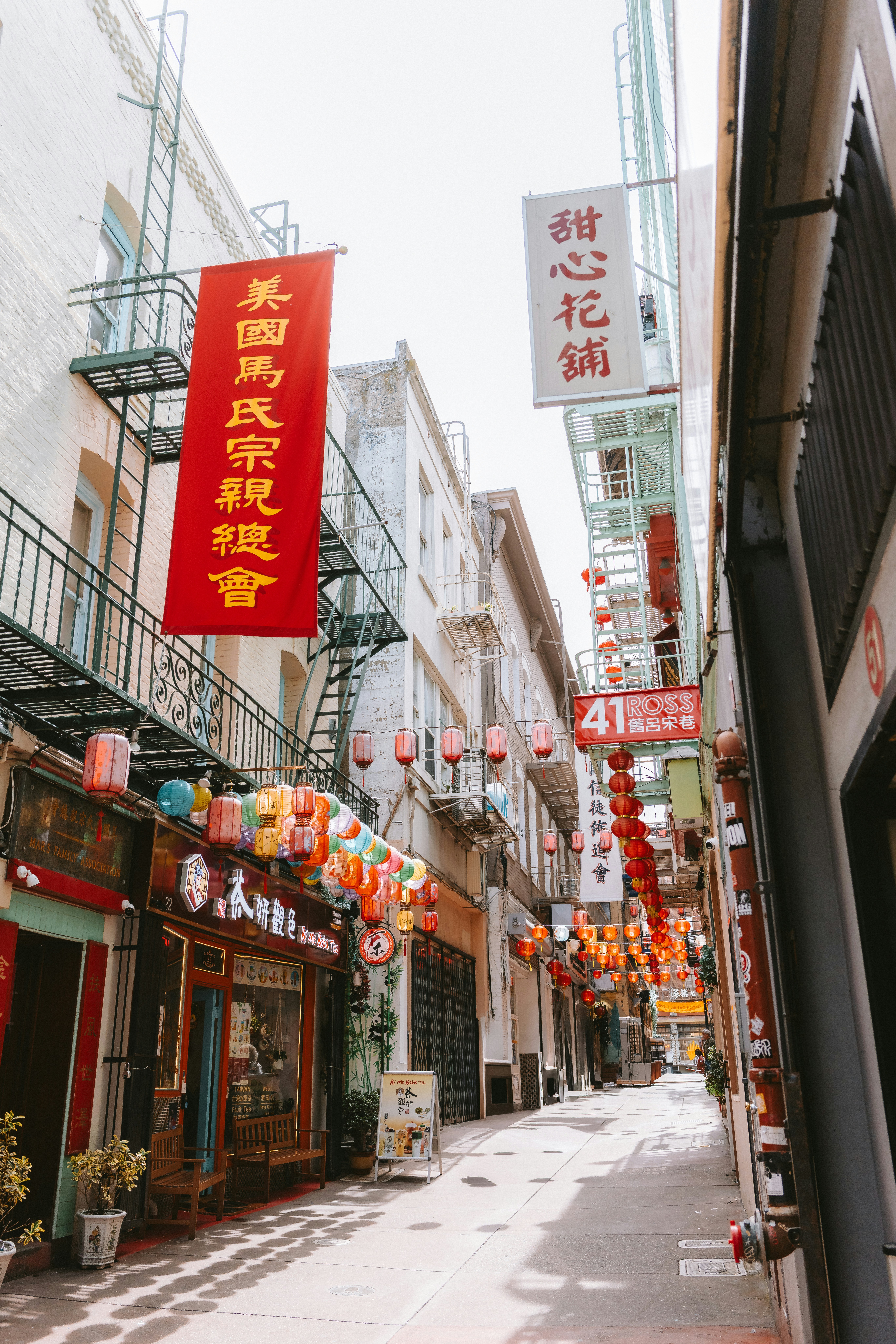 A scenic alleyway in san francisco's chinatown. photo – Free San ...