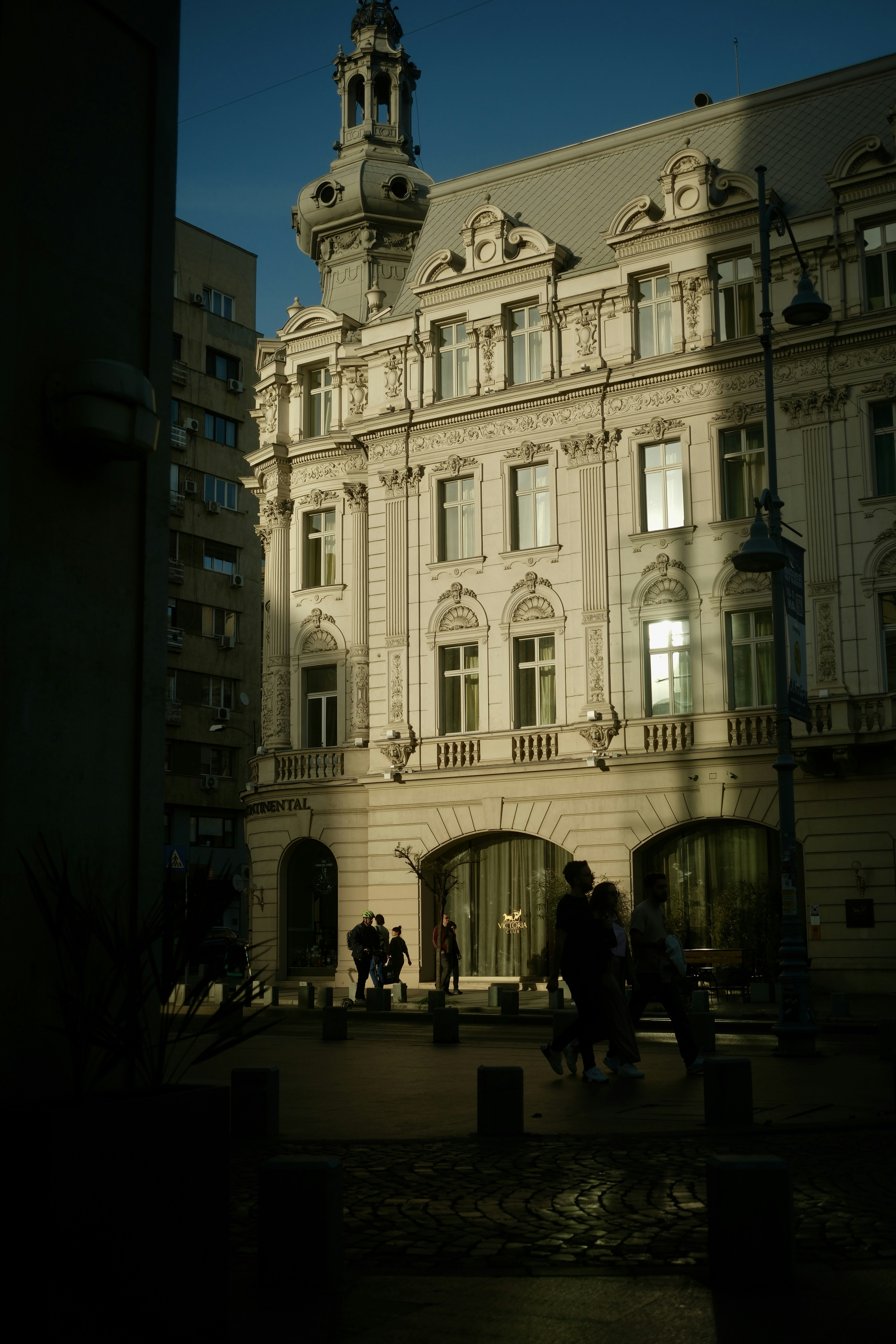 An ornate building stands tall in the sunlight. photo – Free Portrait ...