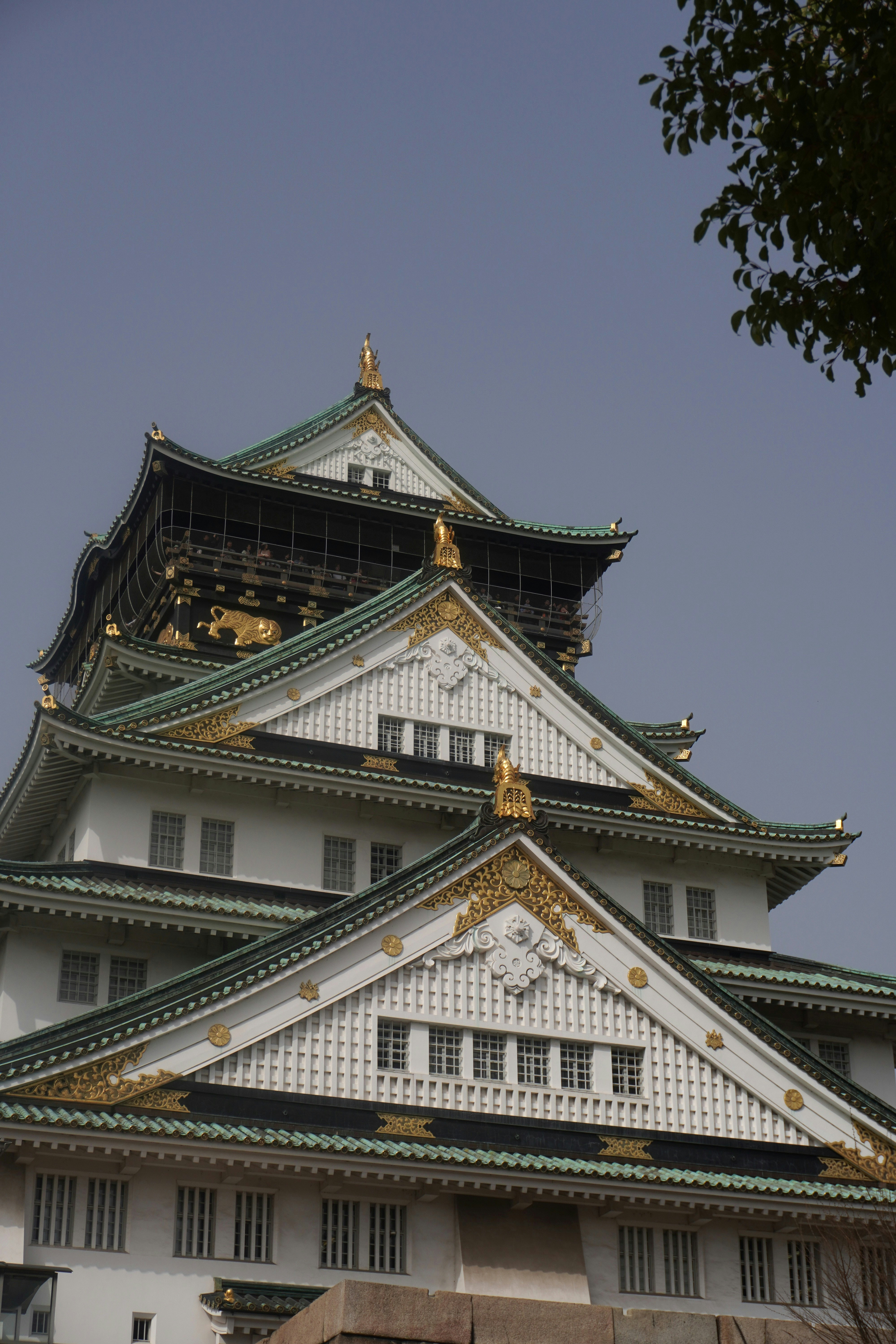 Osaka castle's multi-tiered architecture stands tall. photo – Free ...