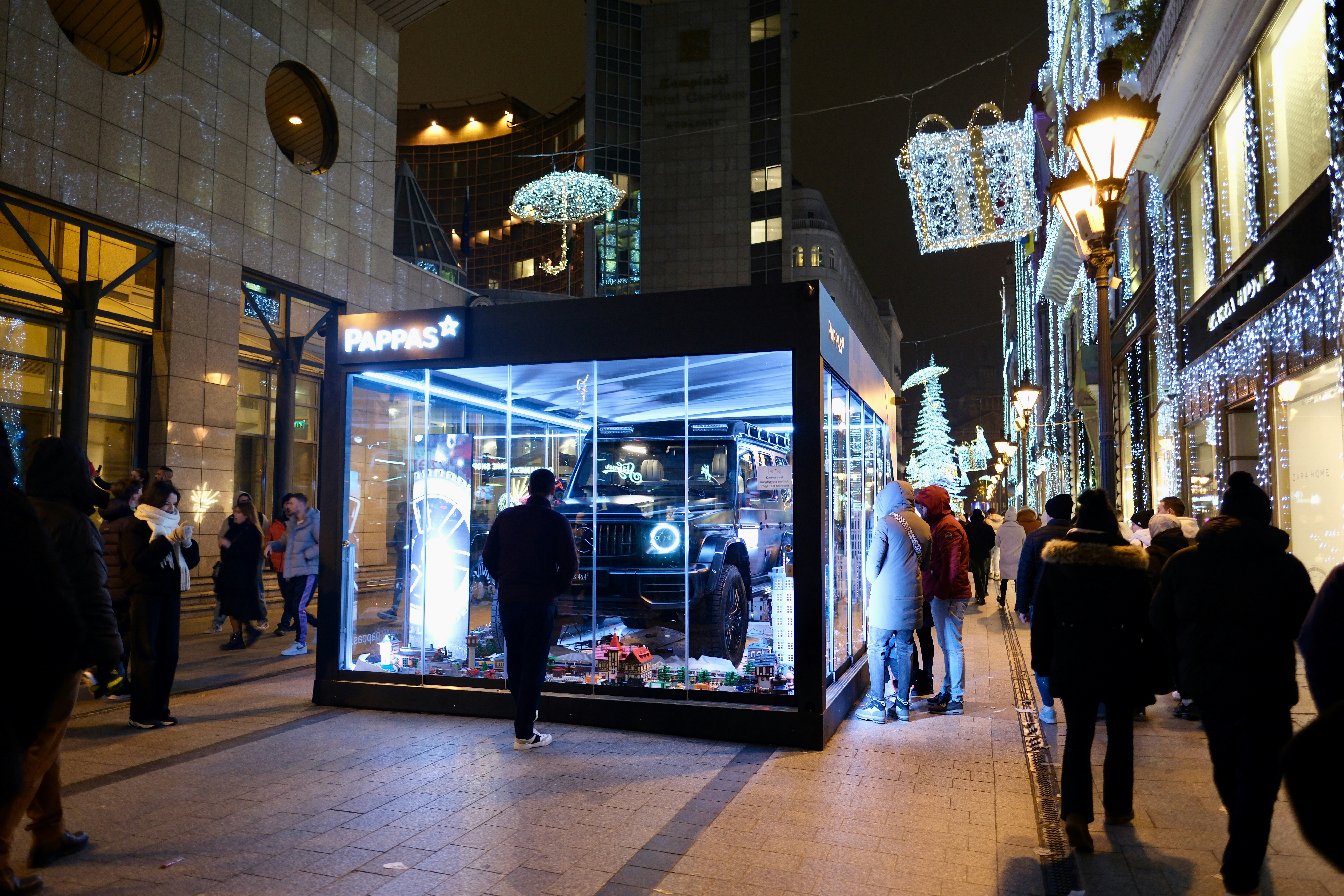 Glass Box of Echoes: A Night Market Spotlight