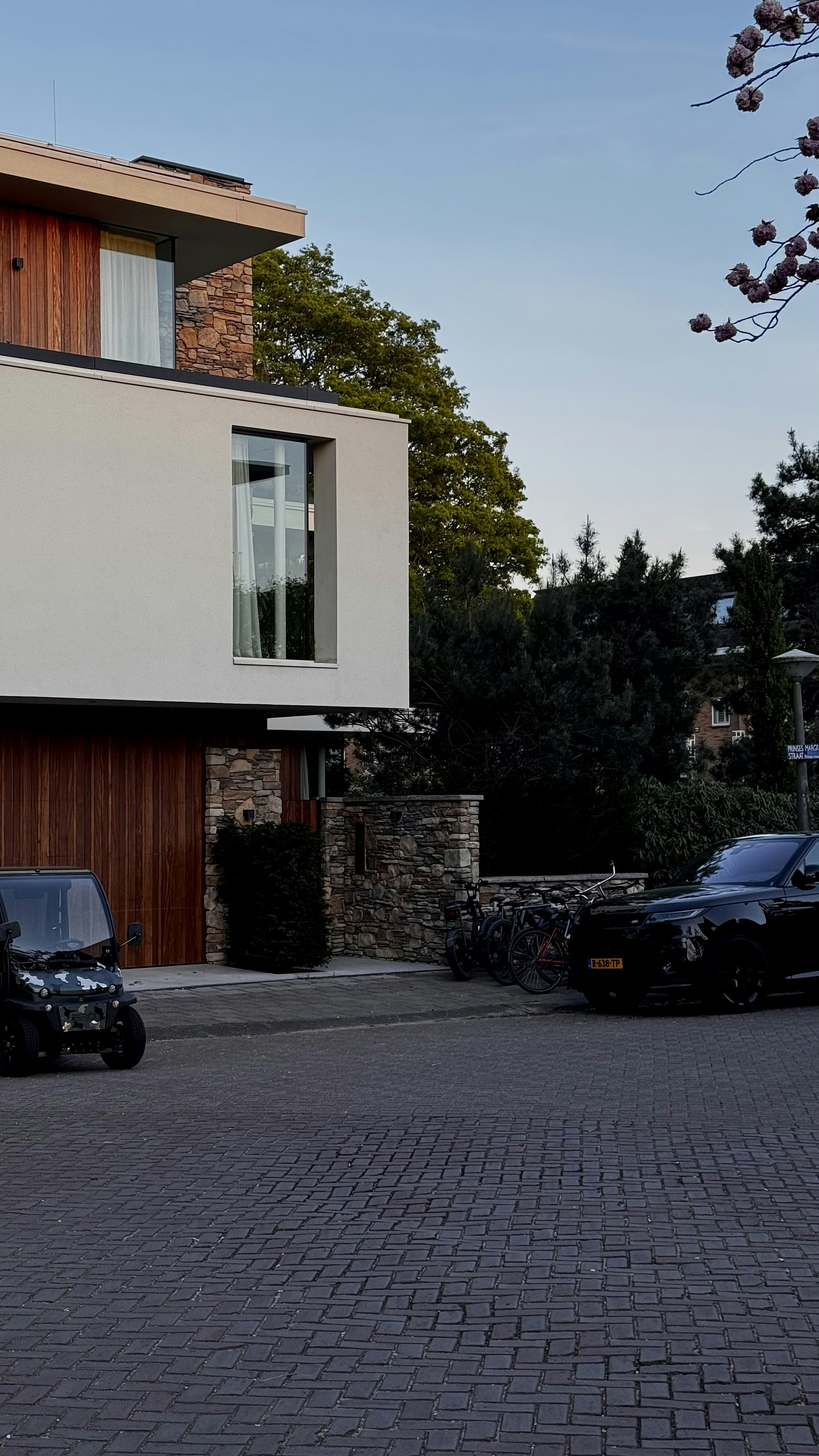 A beautifully designed house in Amsterdam Zuid, showcasing the district’s signature blend of elegance and tranquility. This home features classic Dutch architectural details, large windows, and a serene garden, set on a tree-lined street in one of the city’s most exclusive neighborhoods. Located near iconic cultural landmarks like Museumplein and Vondelpark, the house embodies the sophisticated and comfortable lifestyle of Oud-Zui