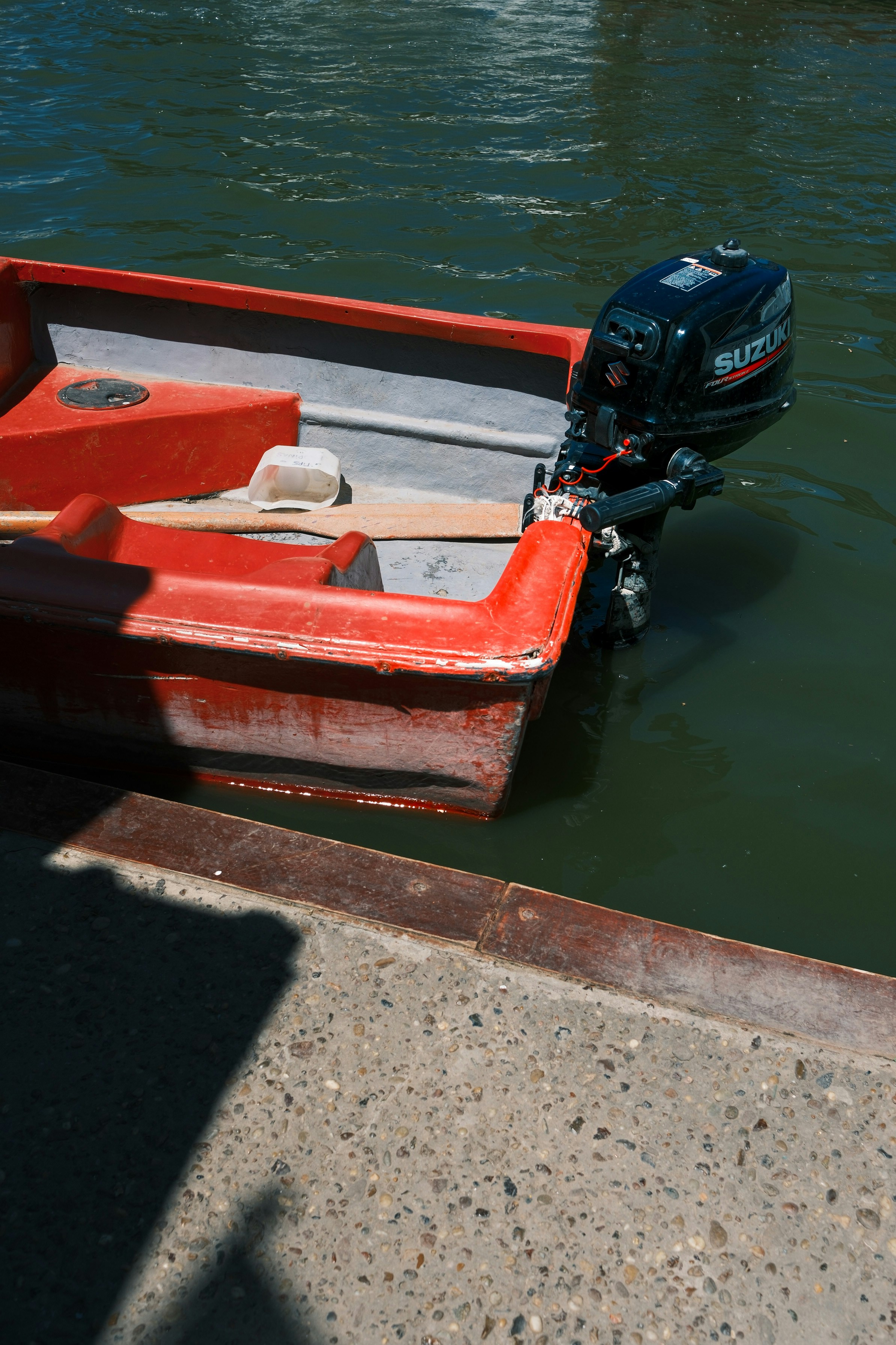 A personal portrait of Buenos Aires, captured through everyday moments and familiar corners. Far from the usual landmarks, this collection reflects the city as it’s lived—its textures, rhythms, and quiet beauty unfolding in the in-between. From worn sidewalks to fleeting glances on the street, these photos document a hometown not as a destination, but as a feeling.
