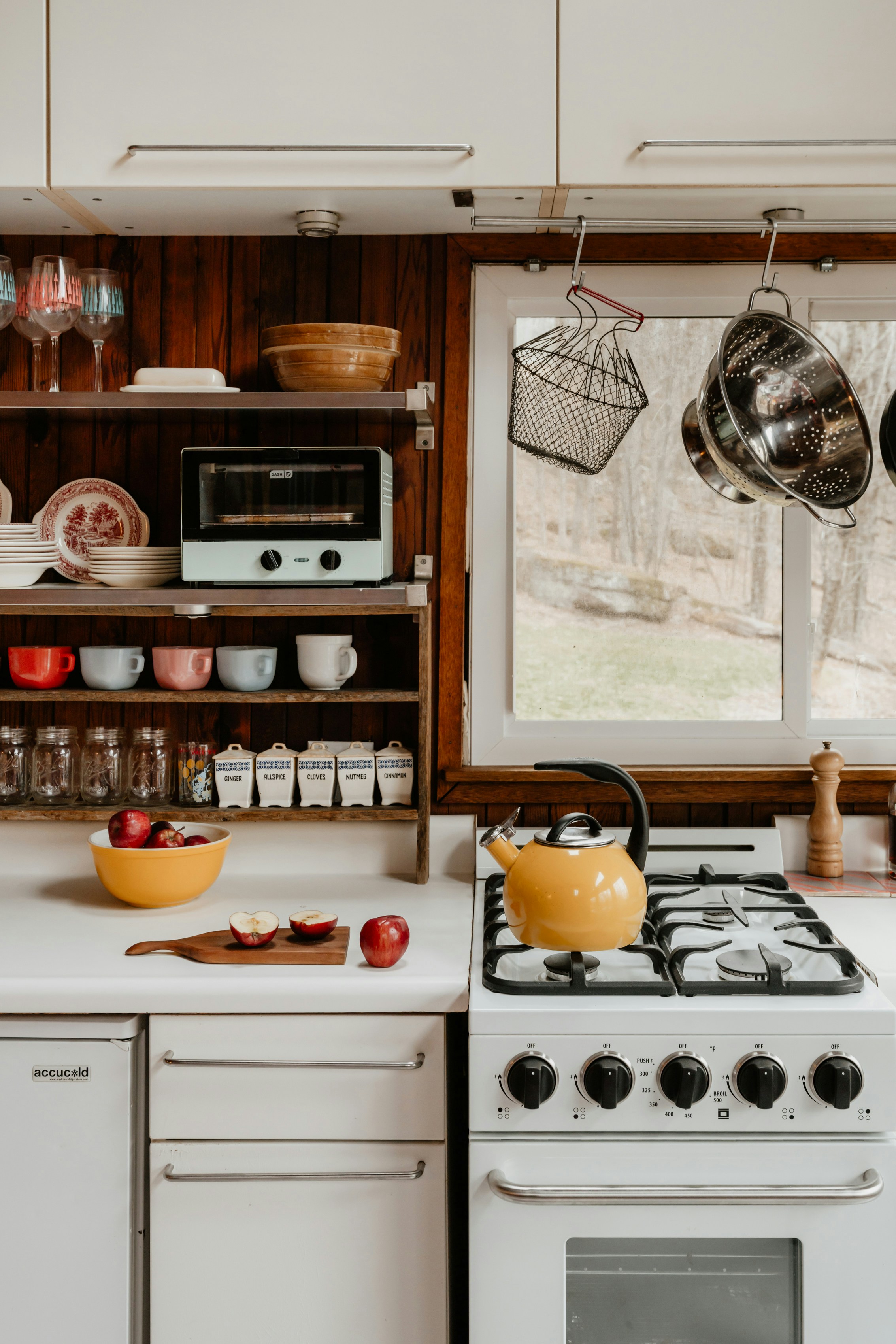 A cozy kitchen with cooking utensils. photo – Free Kitchen Image on ...