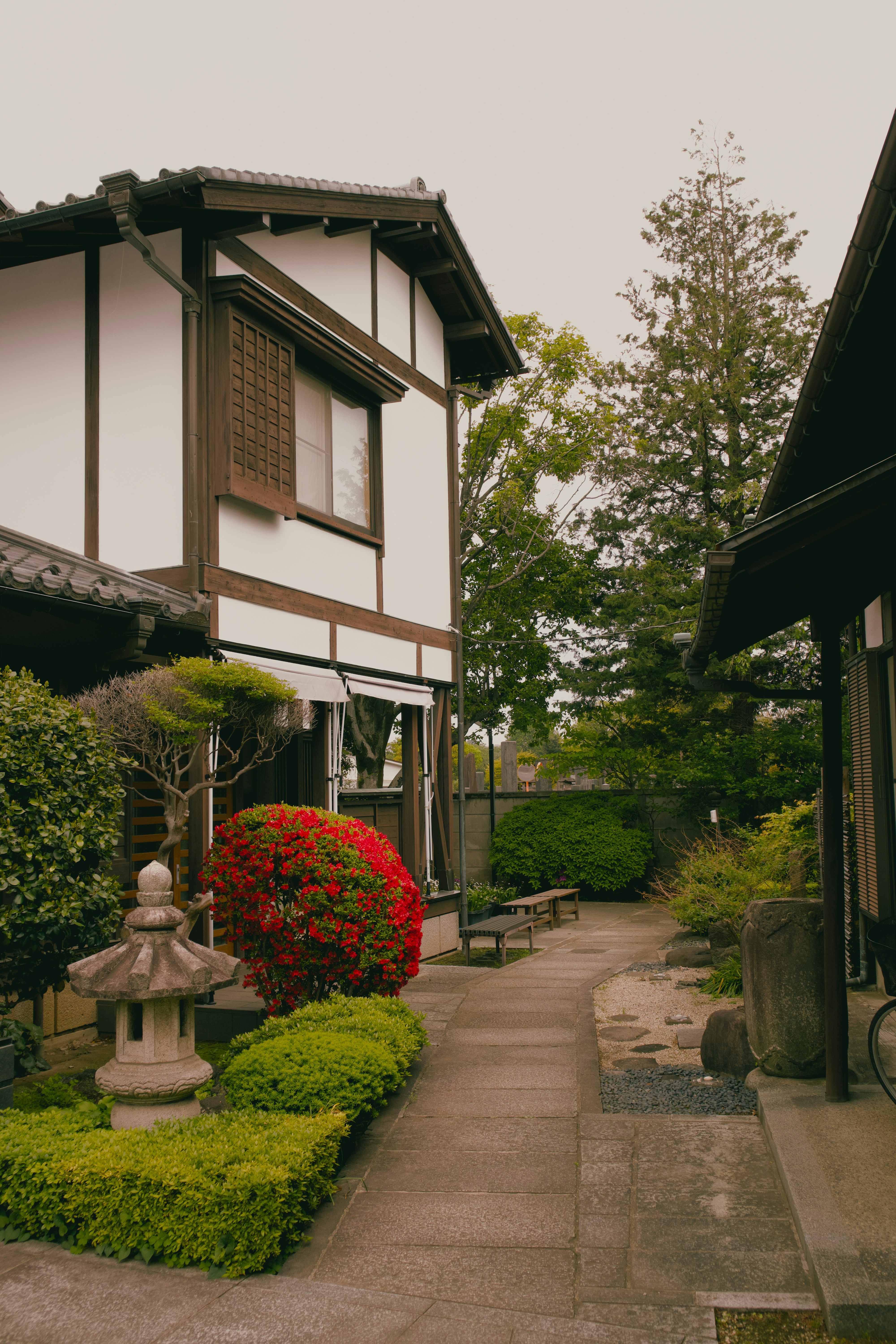 A beautiful japanese home with lush greenery. photo – Free Image on ...