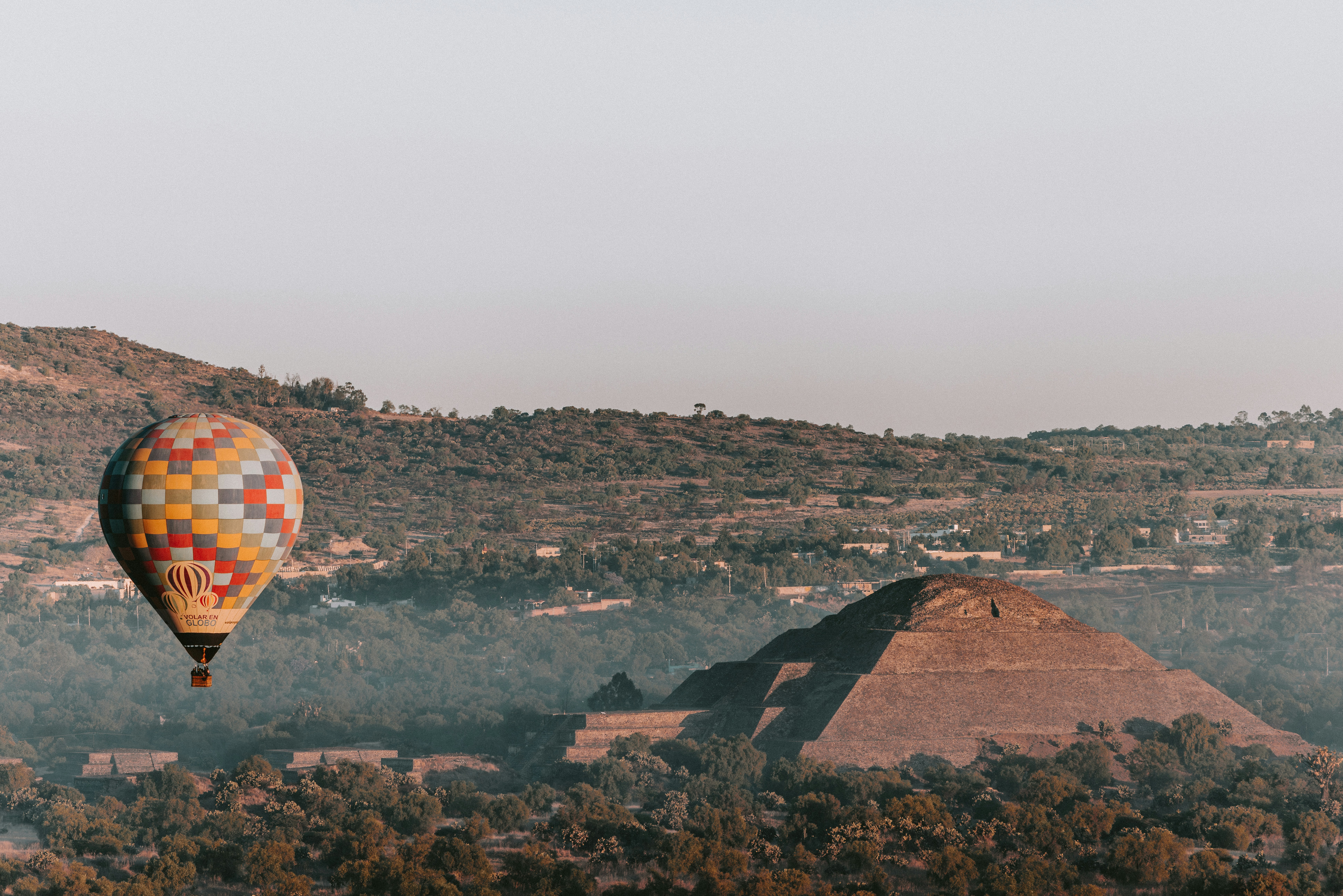 Hot Air Over the Pyramidal Ridge
