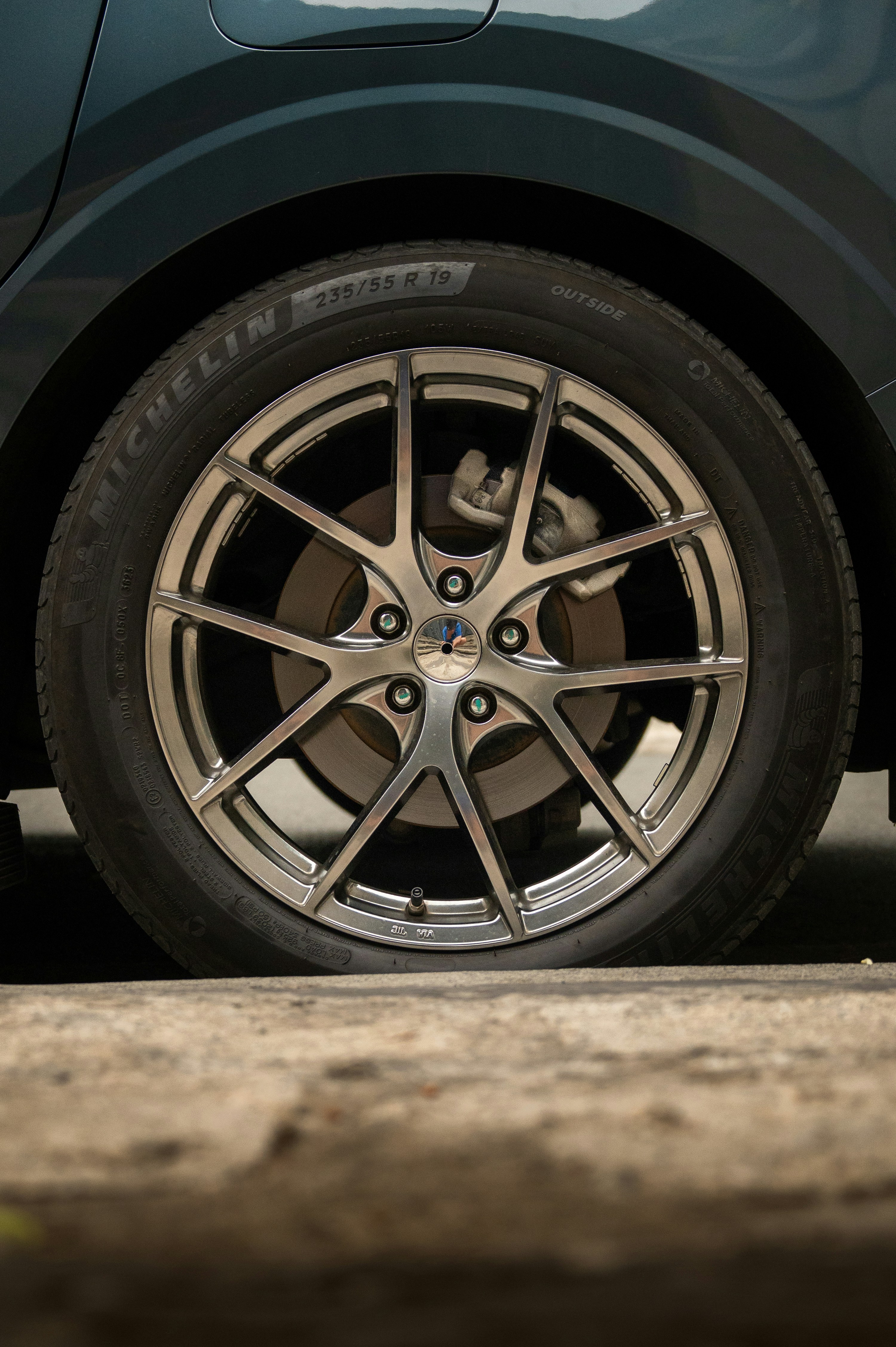 A close-up shot of a car's wheel.Thibault Lam Tran