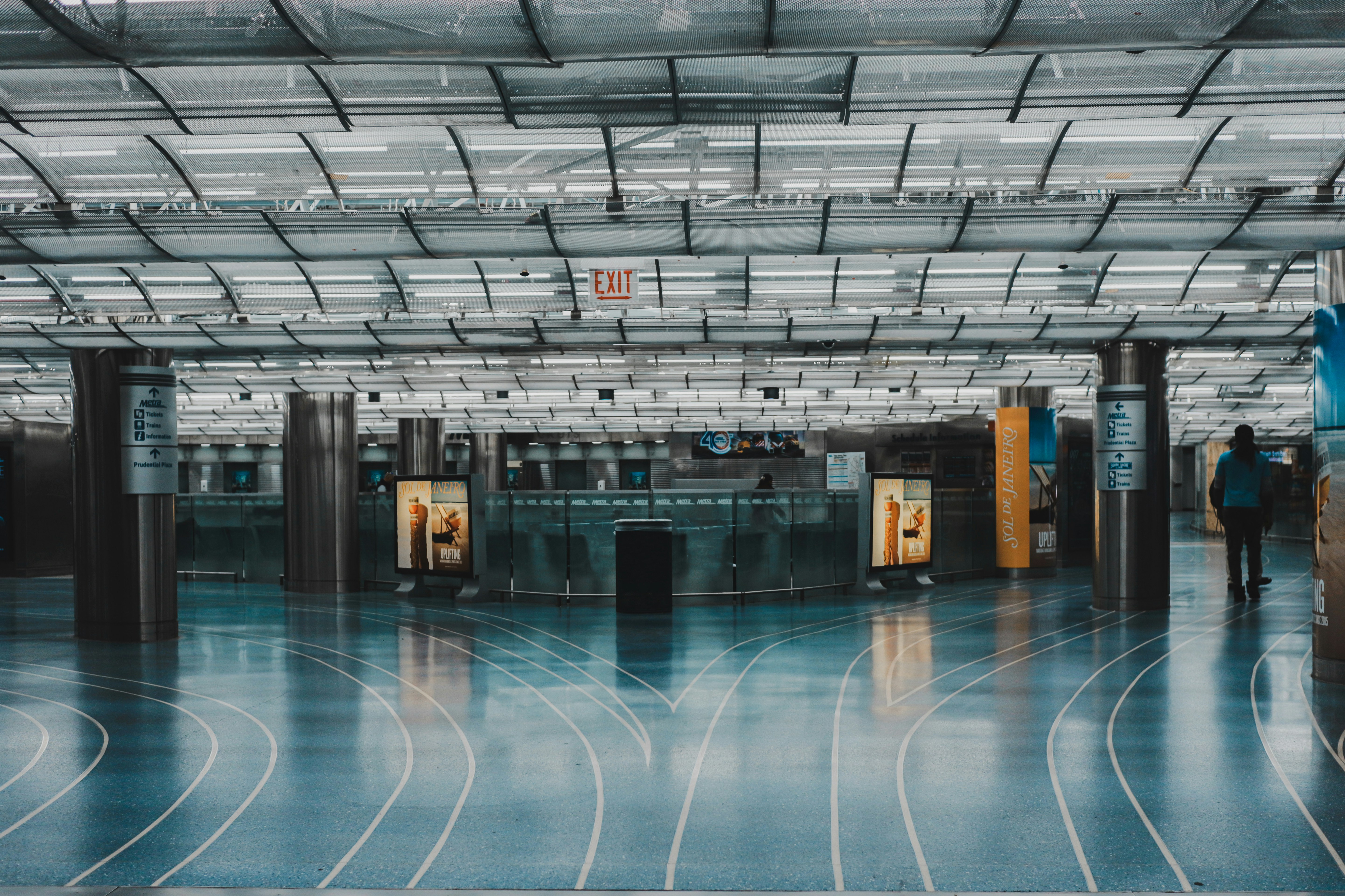 A large, open interior with architectural details. photo – Free Modern ...