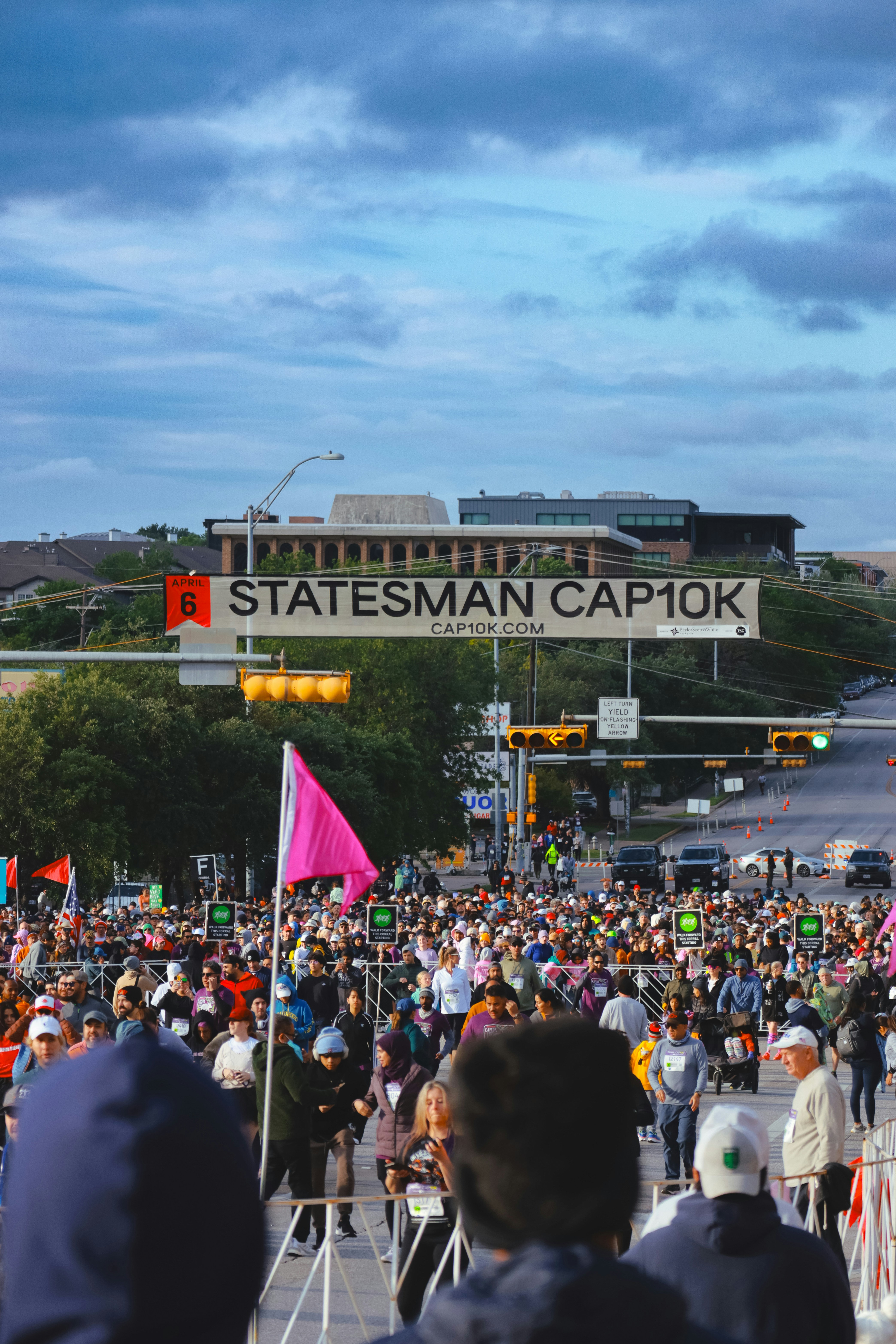 Runners, Spectators, and a Banner: Statesman Cap10K in Full Swing