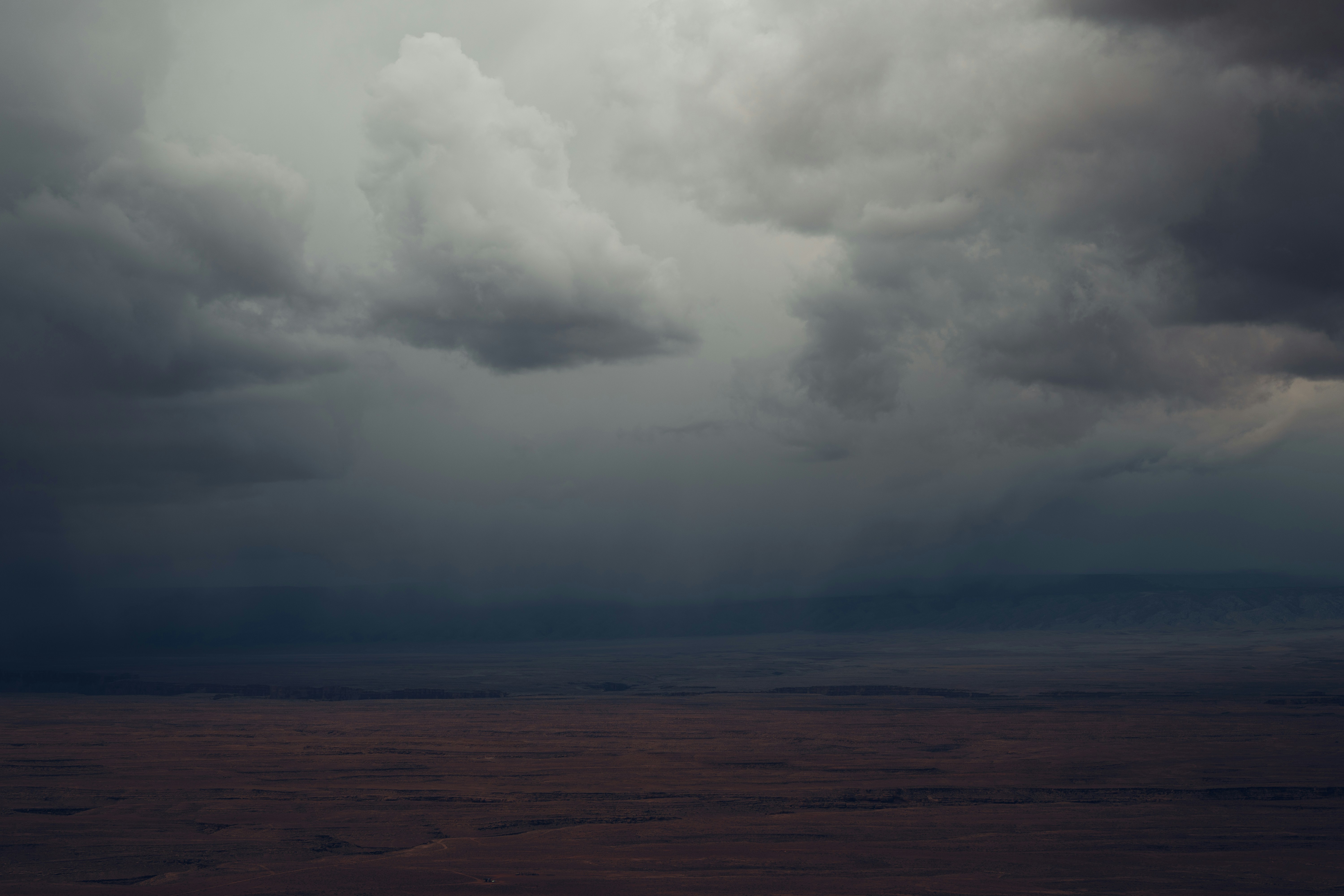 Overcast sky with dark, ominous clouds. photo – Free Rain Image on Unsplash