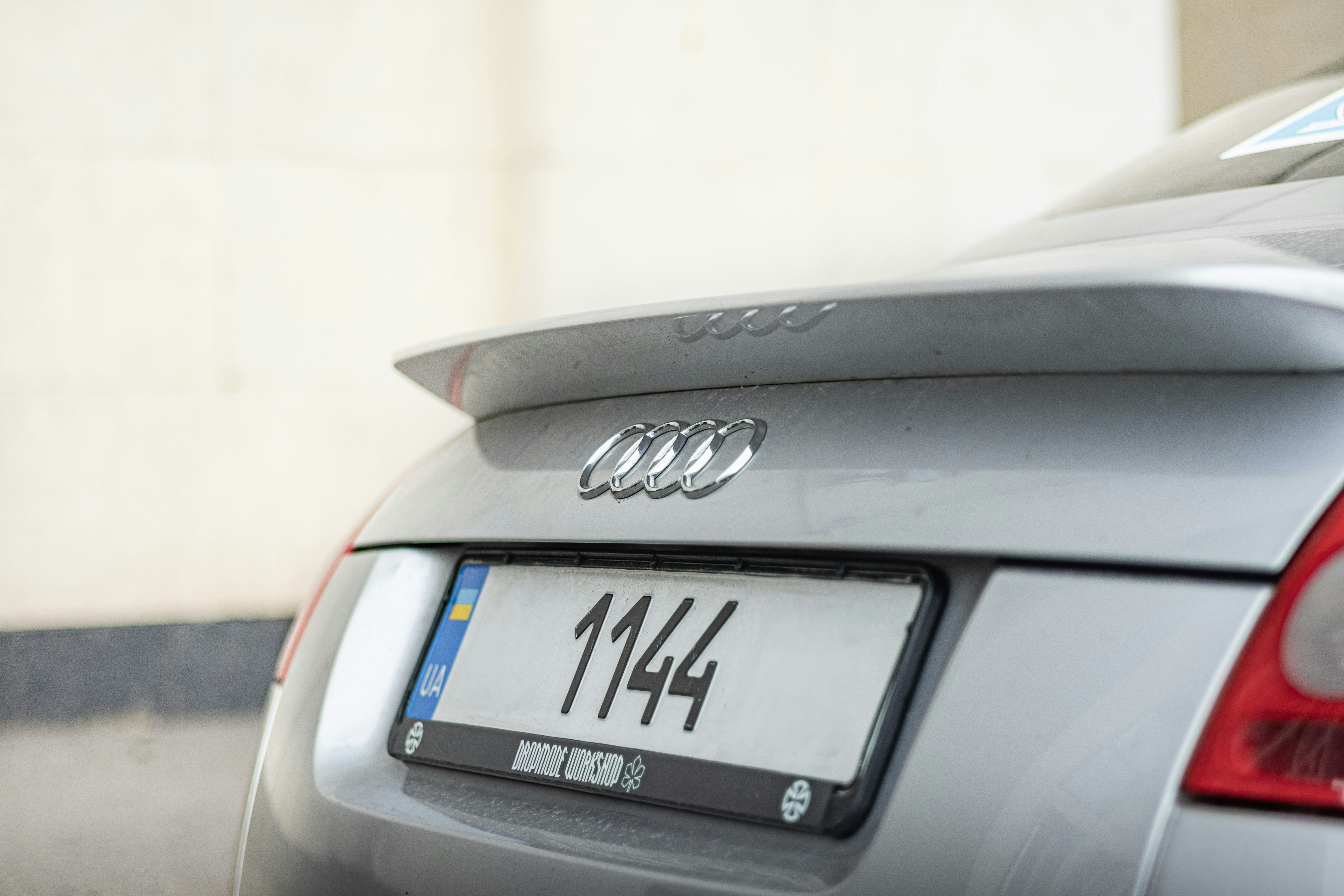 An audi car with its license plate. photo – Free Car Image on Unsplash