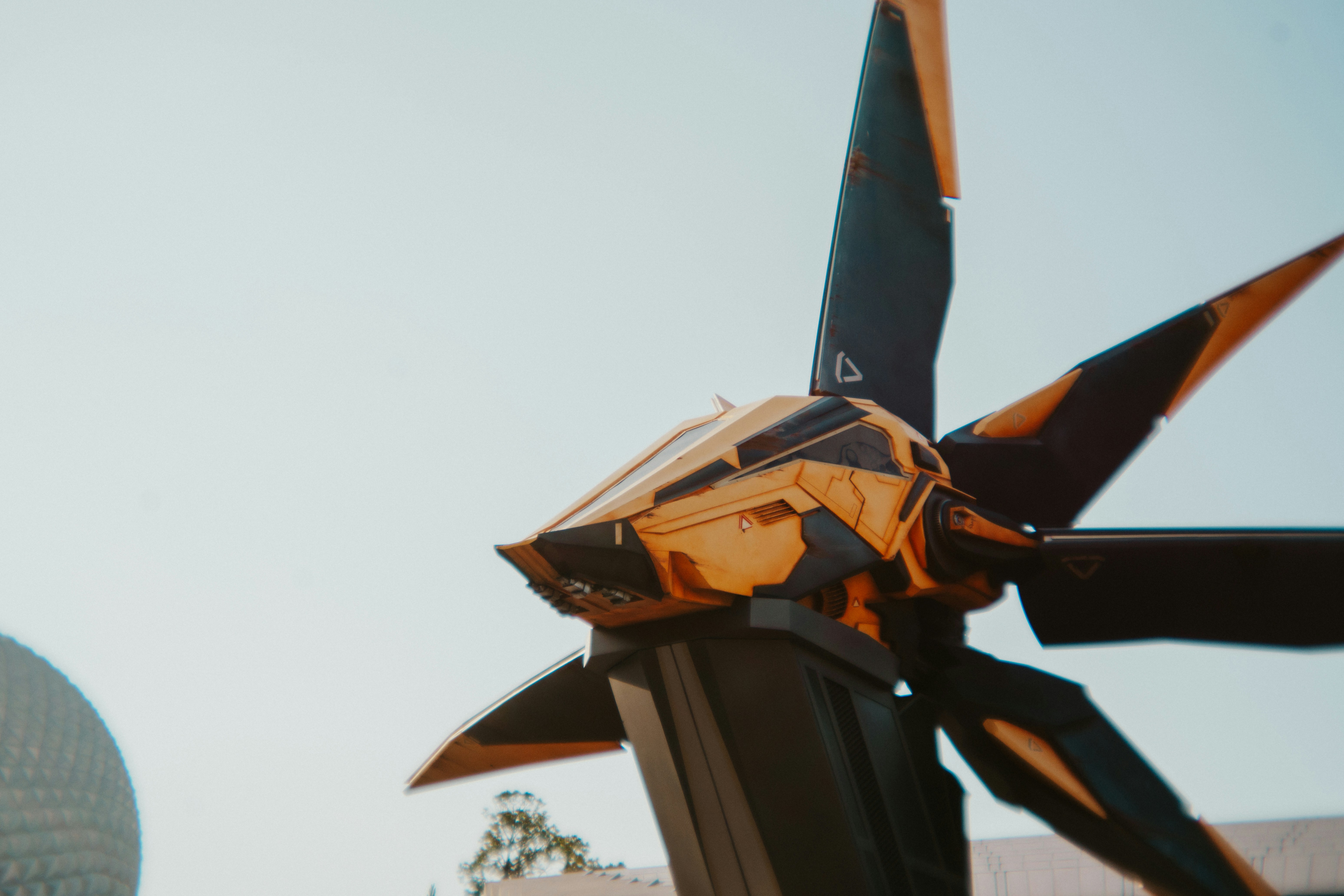 Mechanical Marvel: A Futuristic Sculpture in Motion