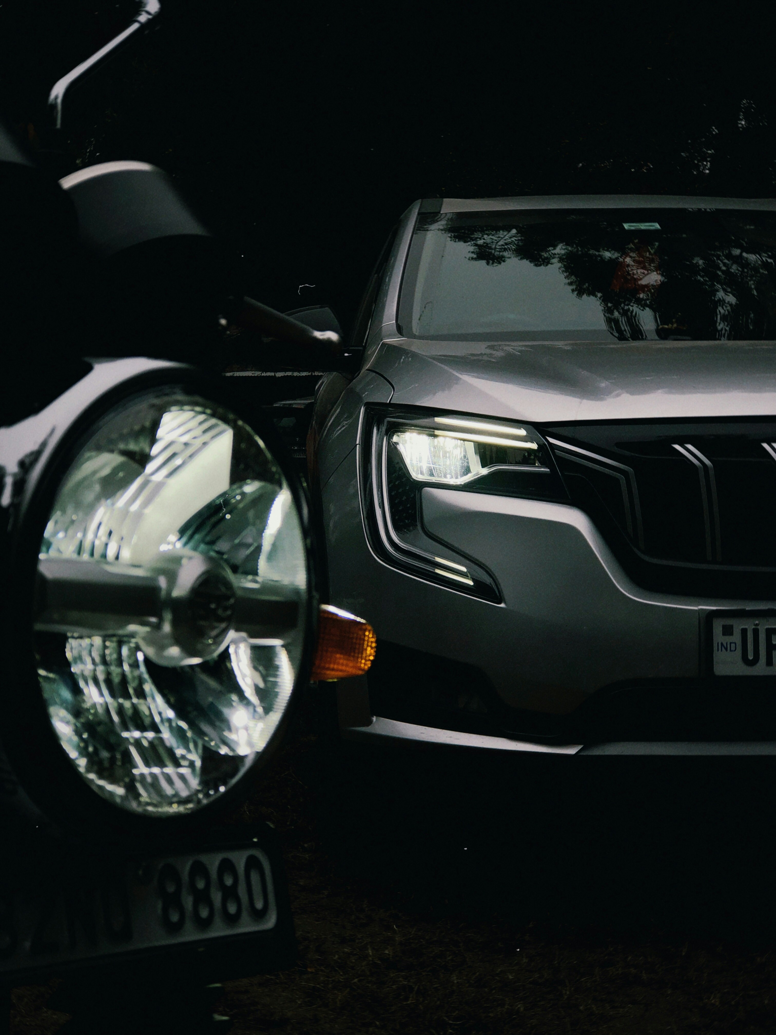Nightfront Rendezvous: The Silent Duel of Grilles