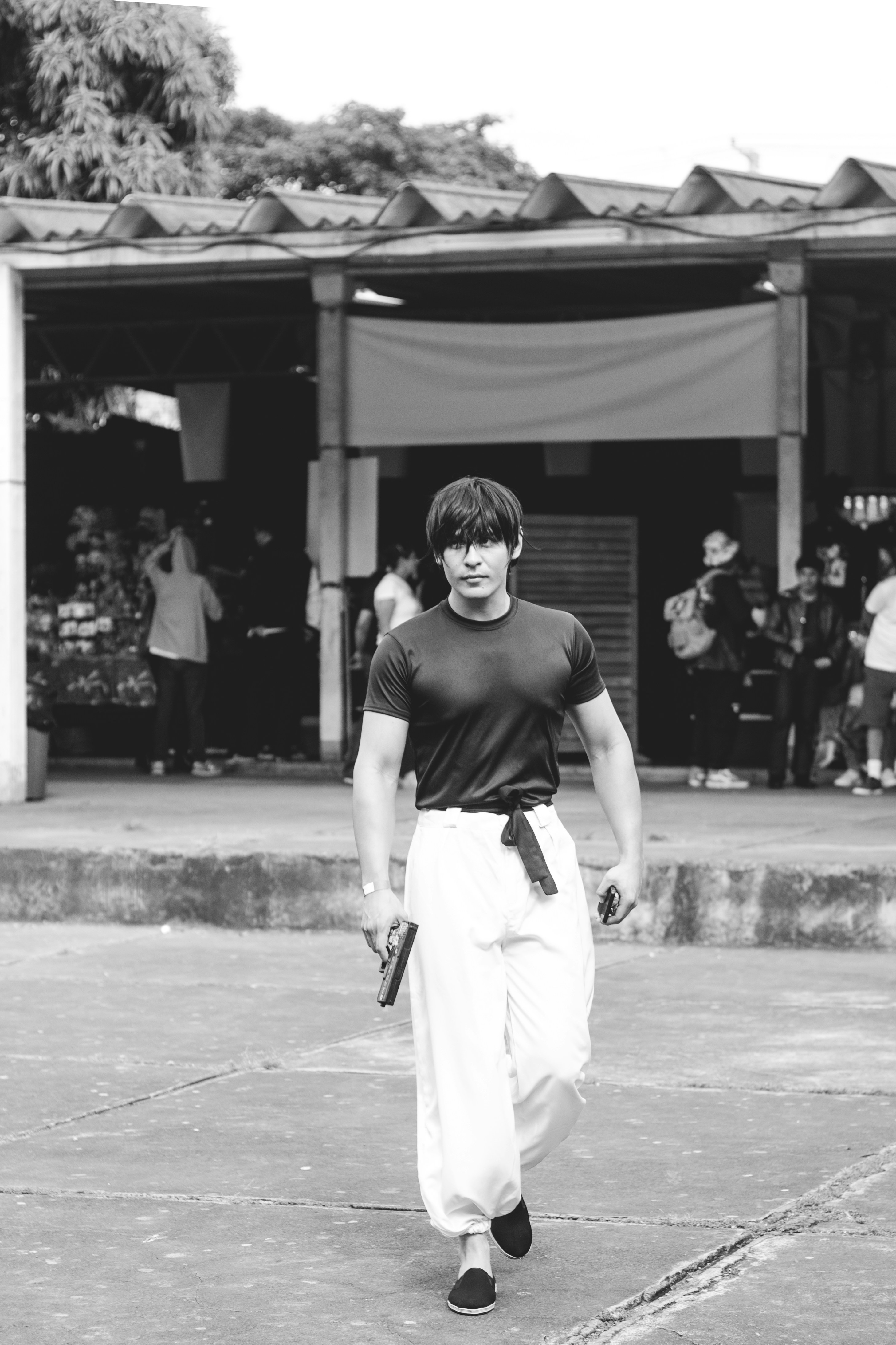 Cosplayer dressed as Toji fushiguro from jujitsu kaisen