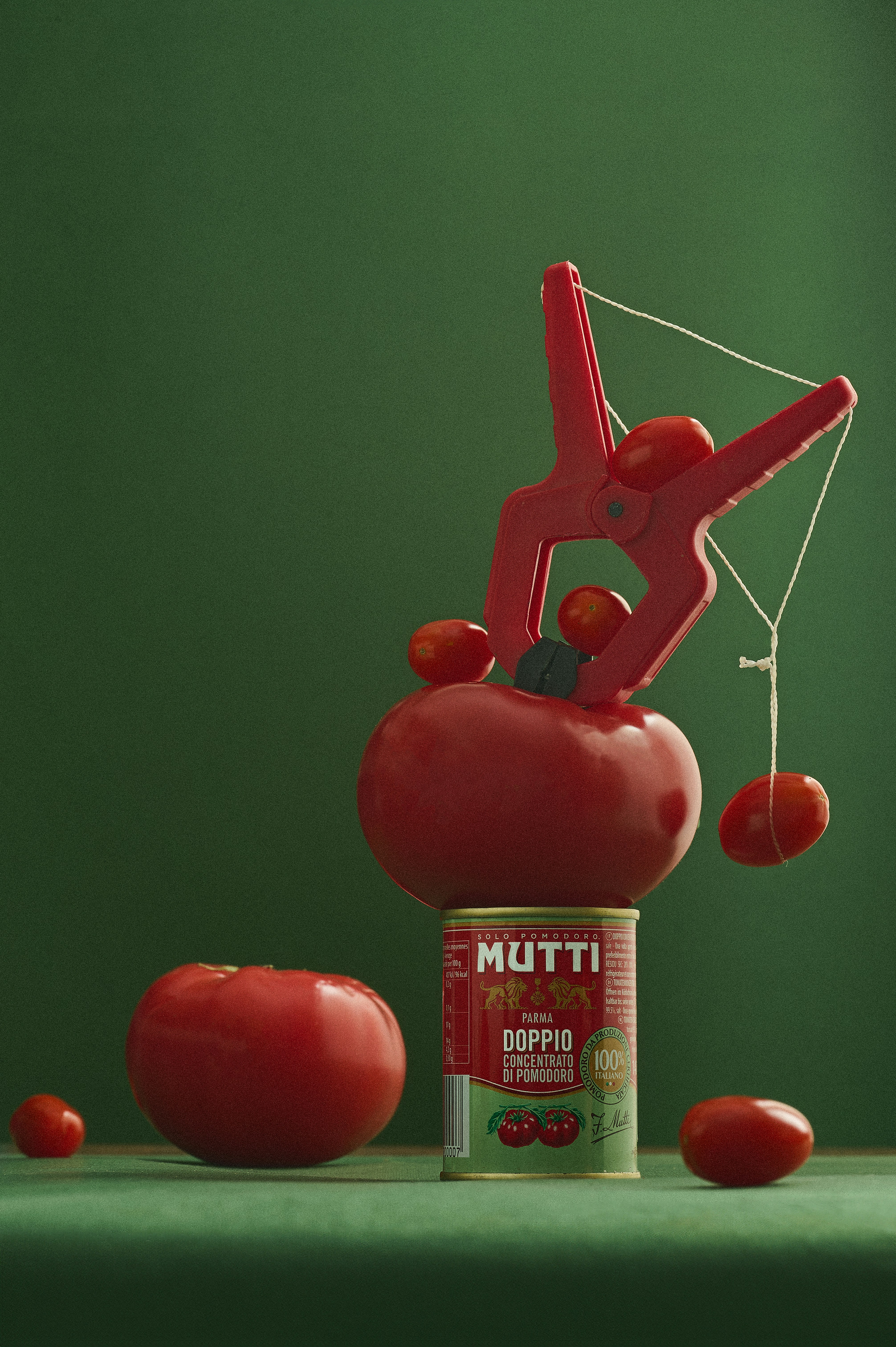 The Tomato Balancing Act: A Culinary Sculpture