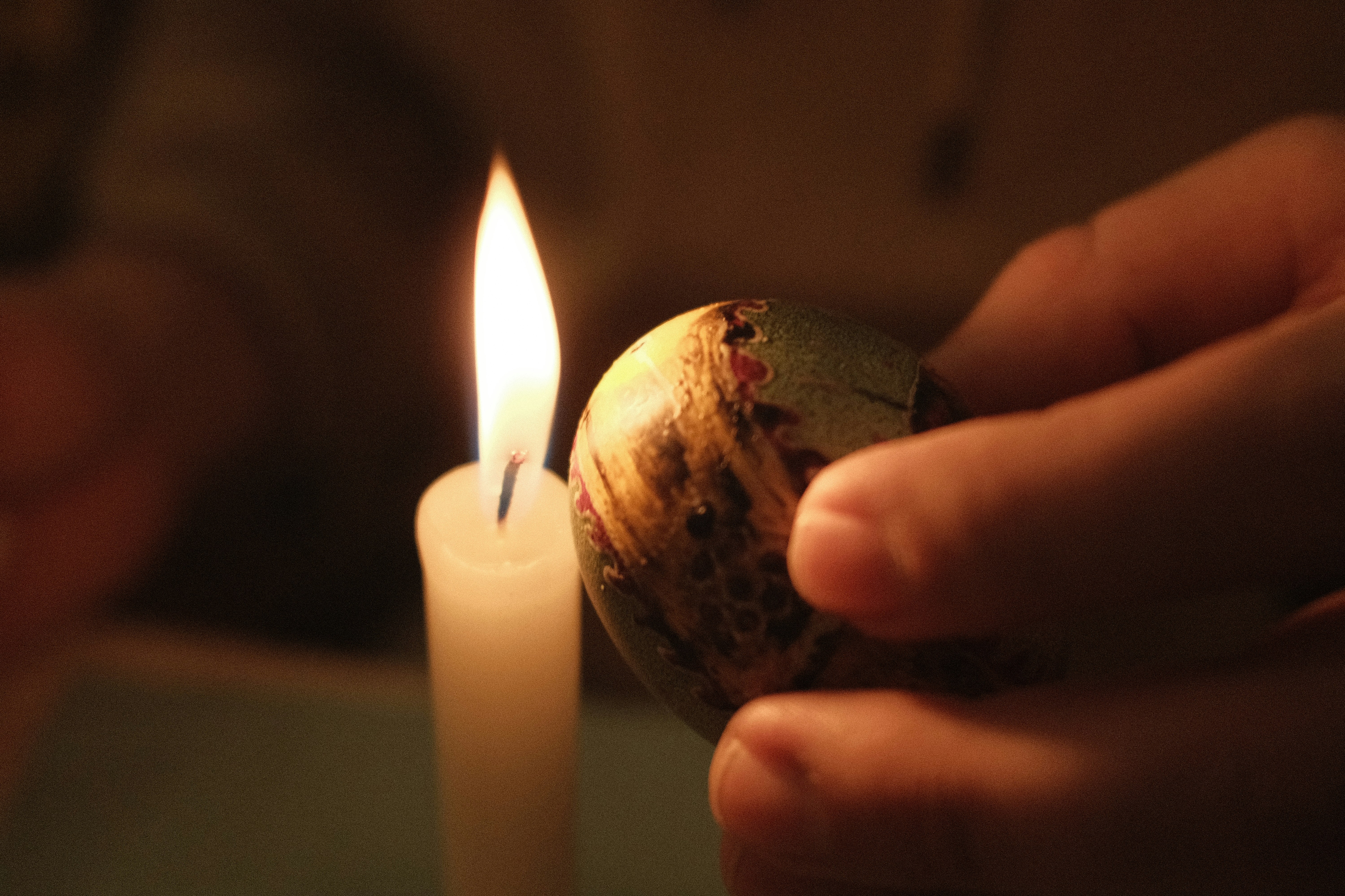 Illuminated Moments: The Art of Candlelit Craft