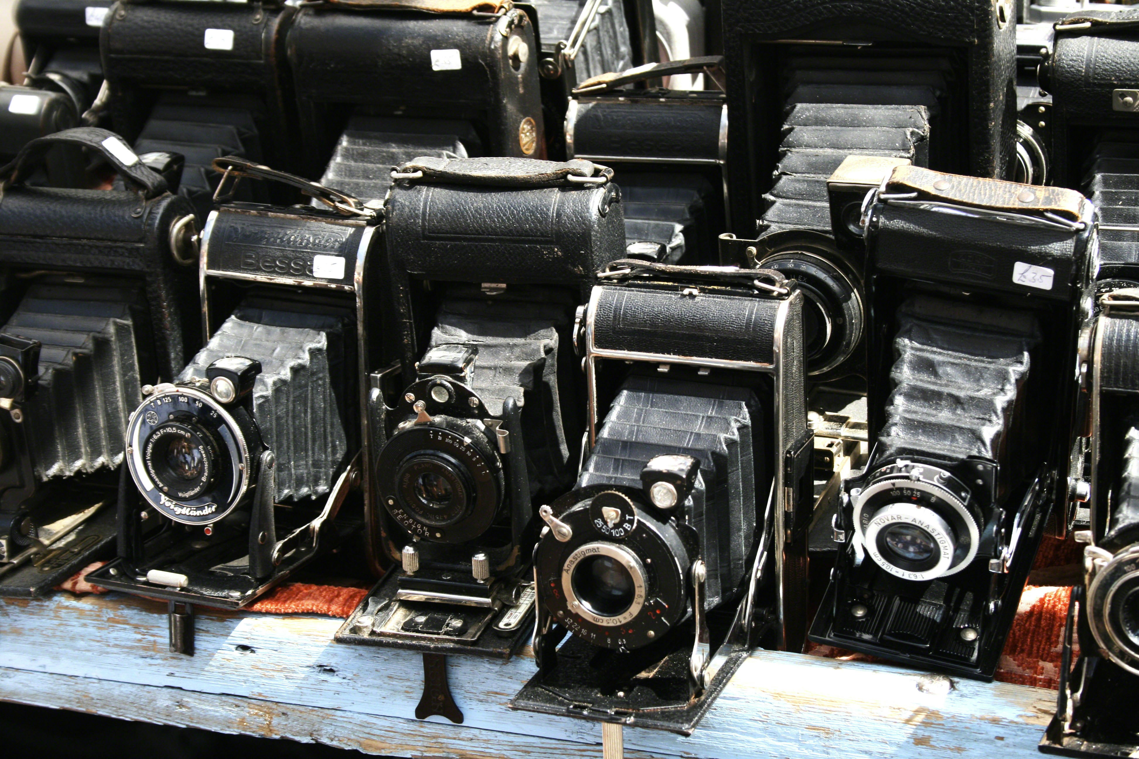 Vintage Lens Legacy: A Glimpse into Photographic History
