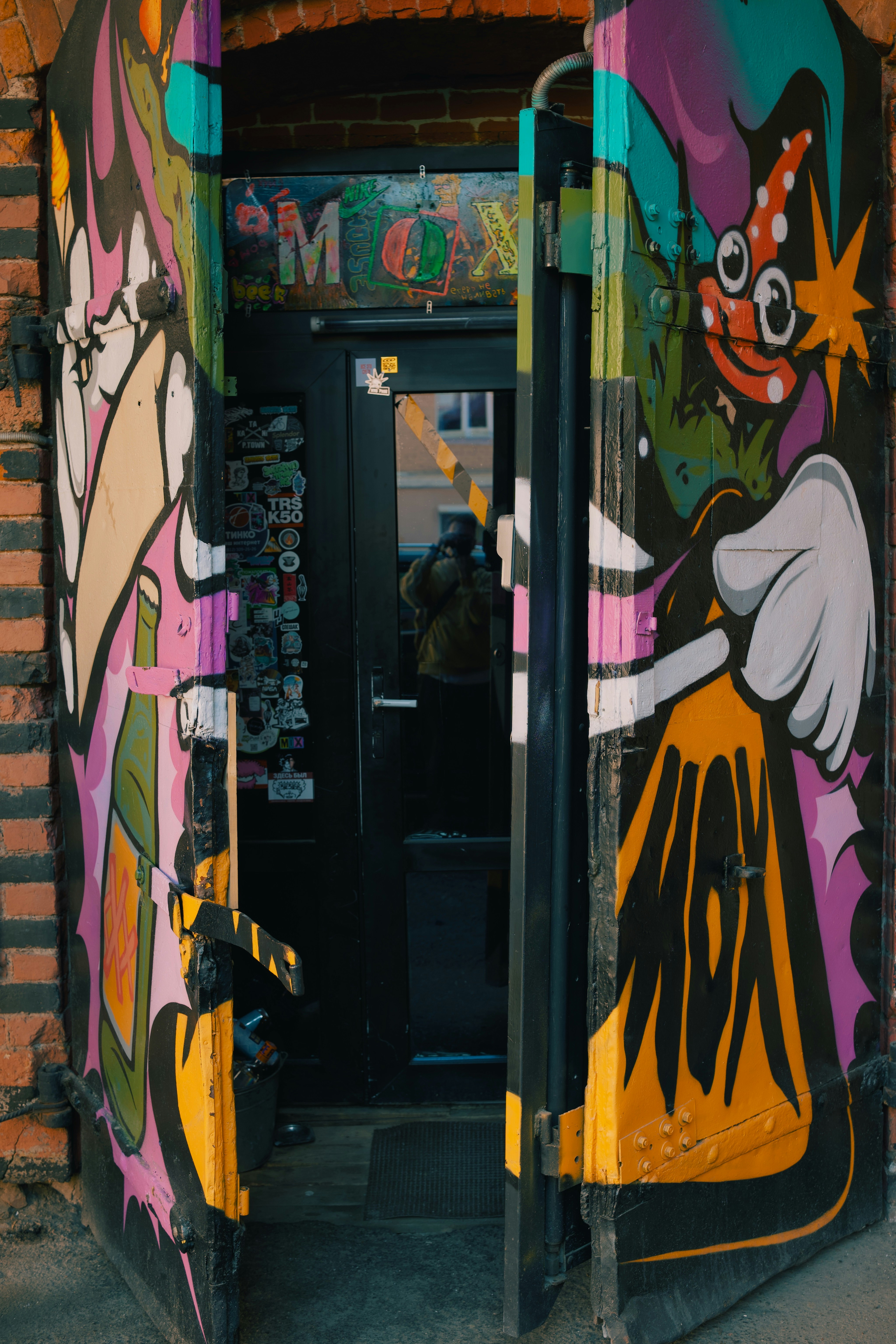 Entrance through the Graffiti Corridor