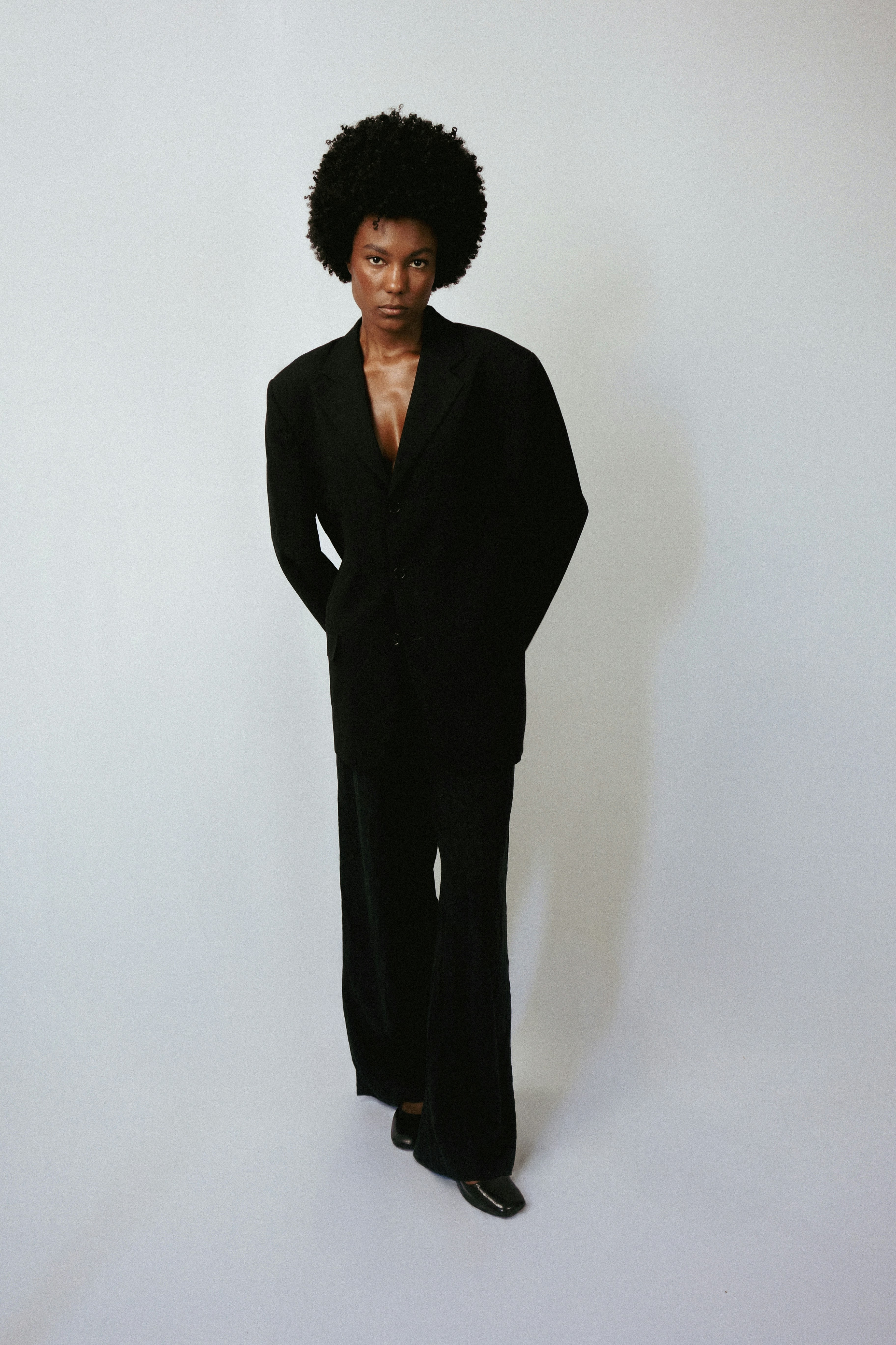 Elegance in Monochrome: A Modern Fashion Statement