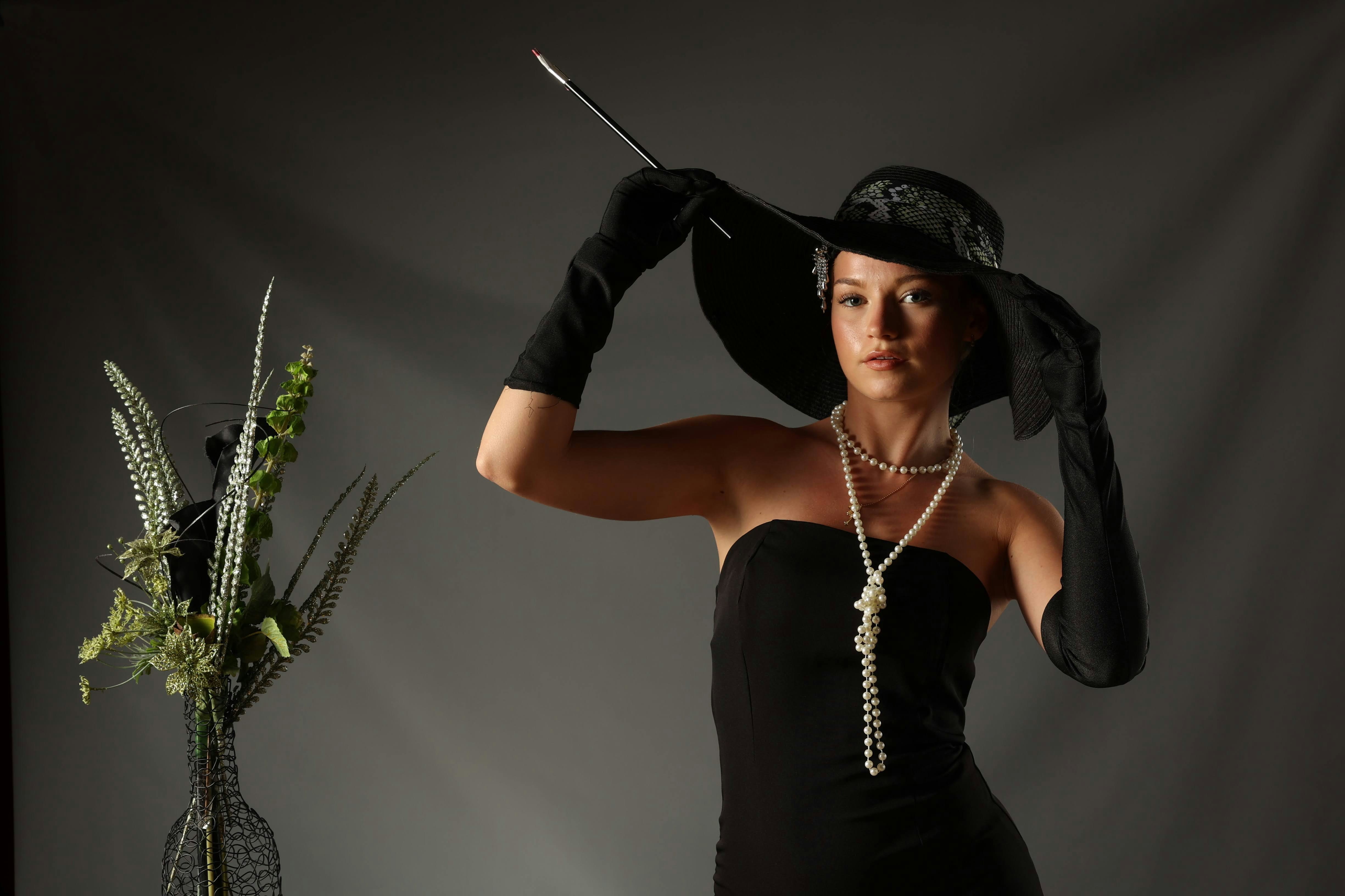 Silhouette of Mystery: A Gentlewoman's Silent Sword