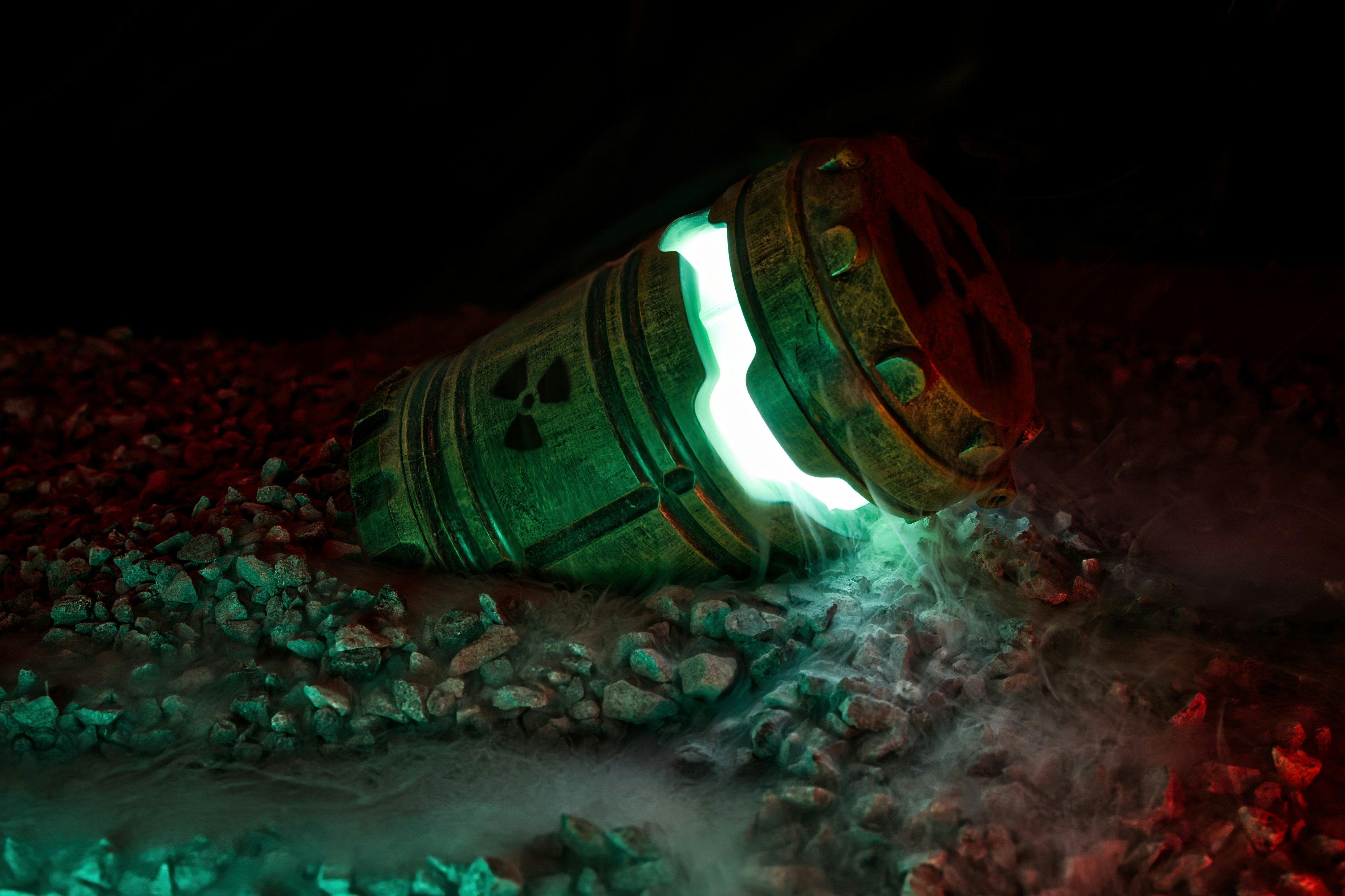 A damaged radioactive container is leaking. photo – Free Atom Image on ...