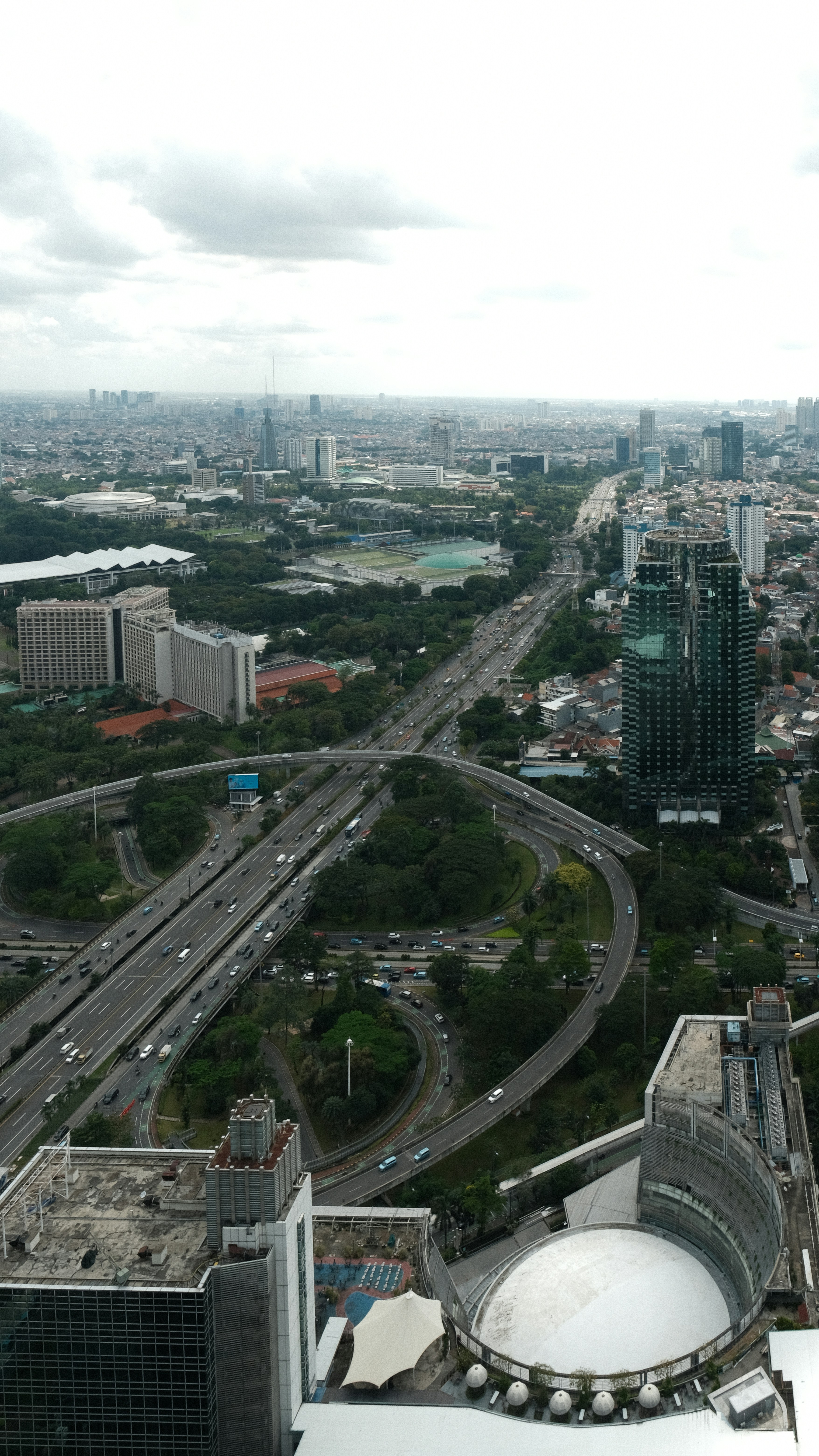High-angle view of city and highways. photo – Free City Image on Unsplash