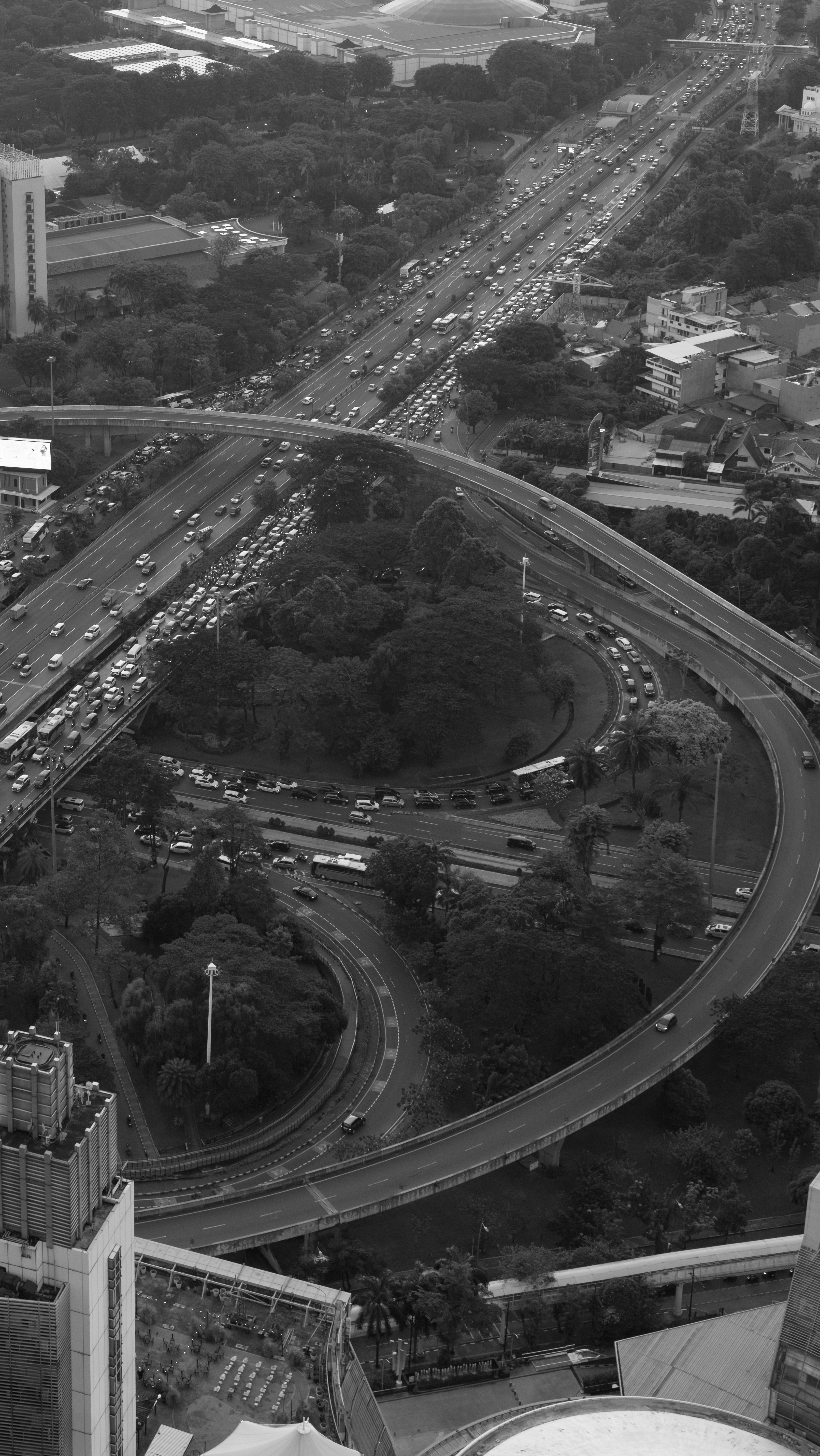 A bird's eye view of busy highway traffic. photo – Free Car Image on ...