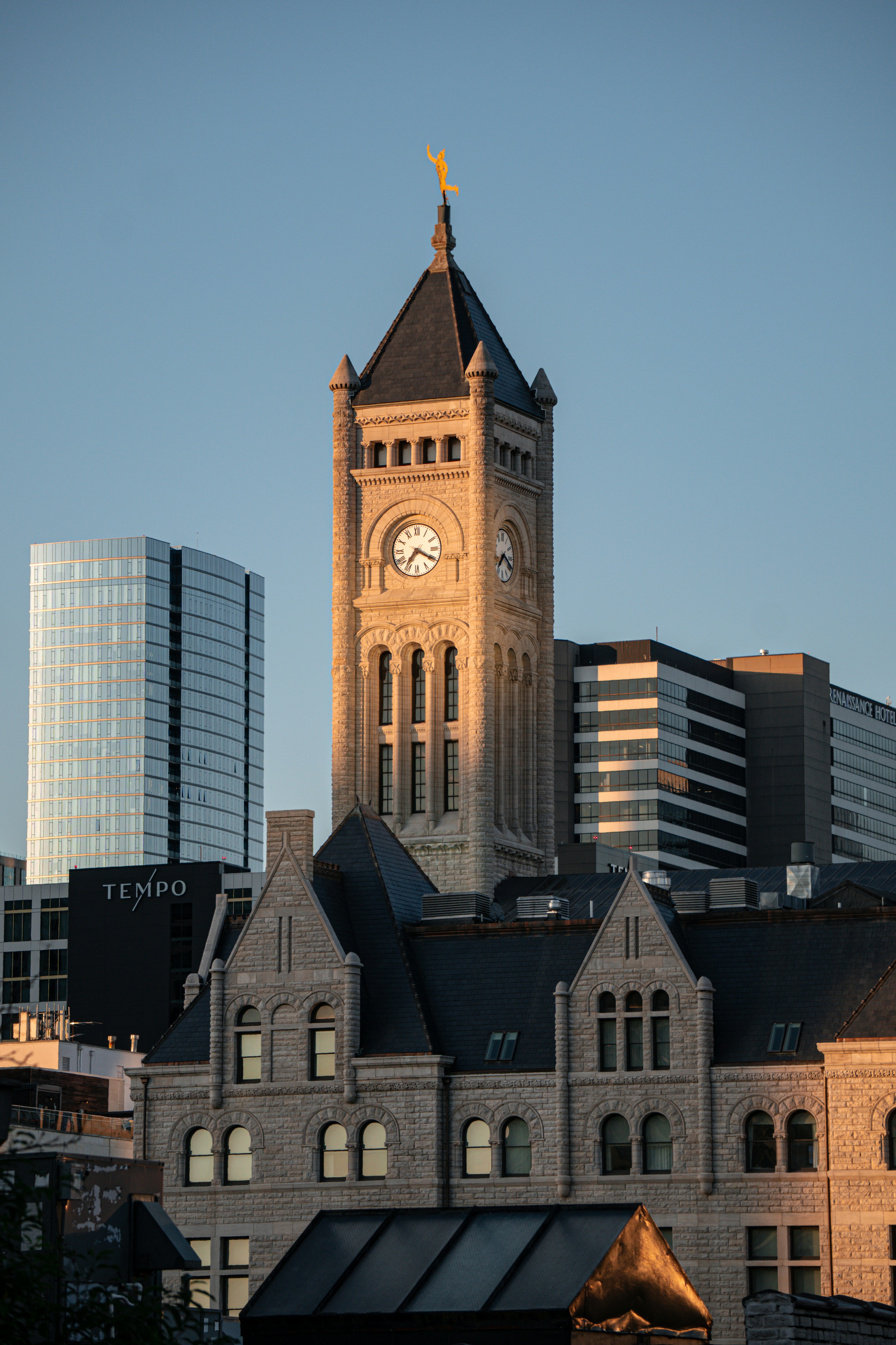 A beautiful clock tower and modern buildings. photo – Free City Image ...