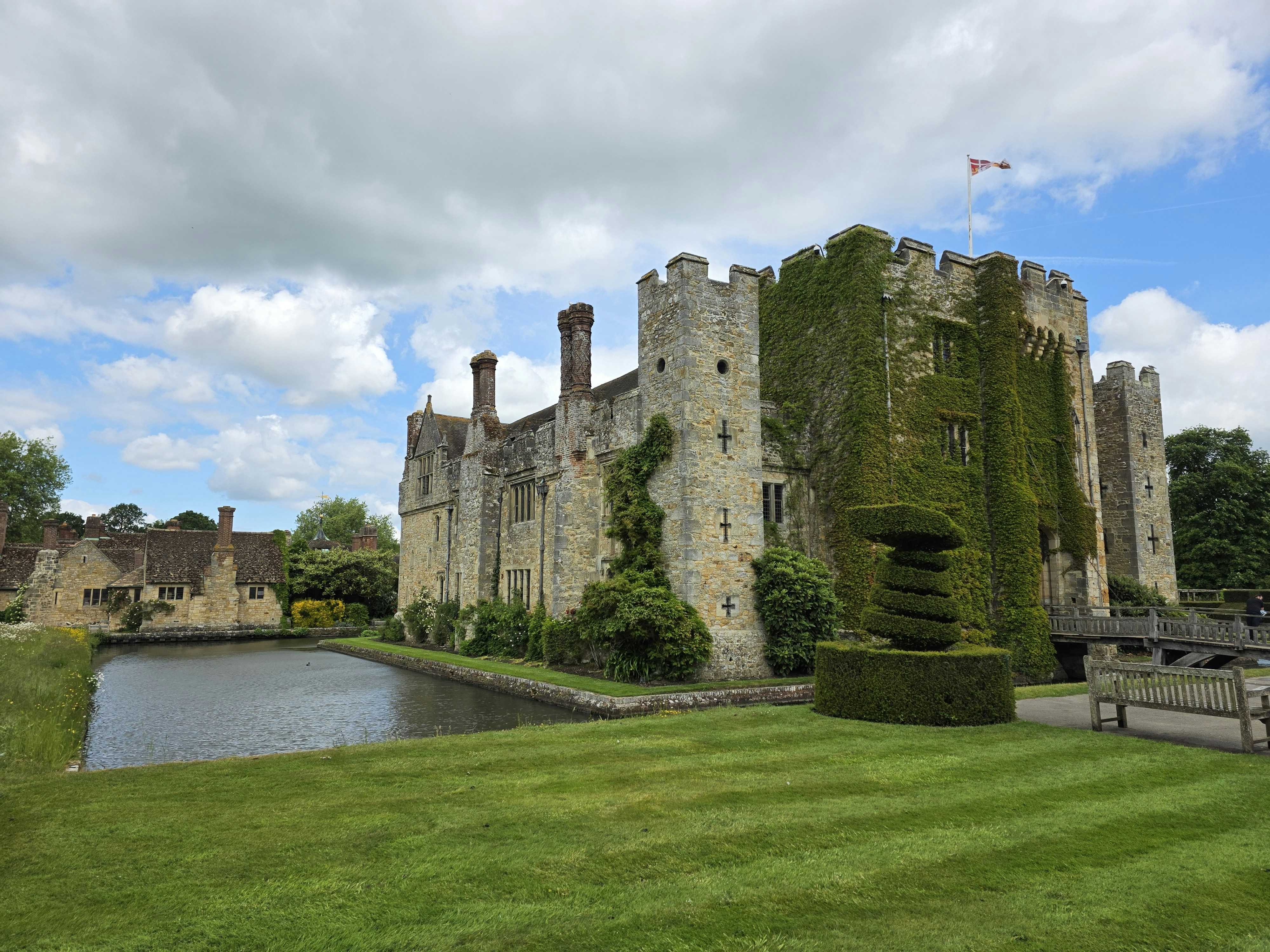 A beautiful stone castle with lush greenery. photo – Free Castle Image ...