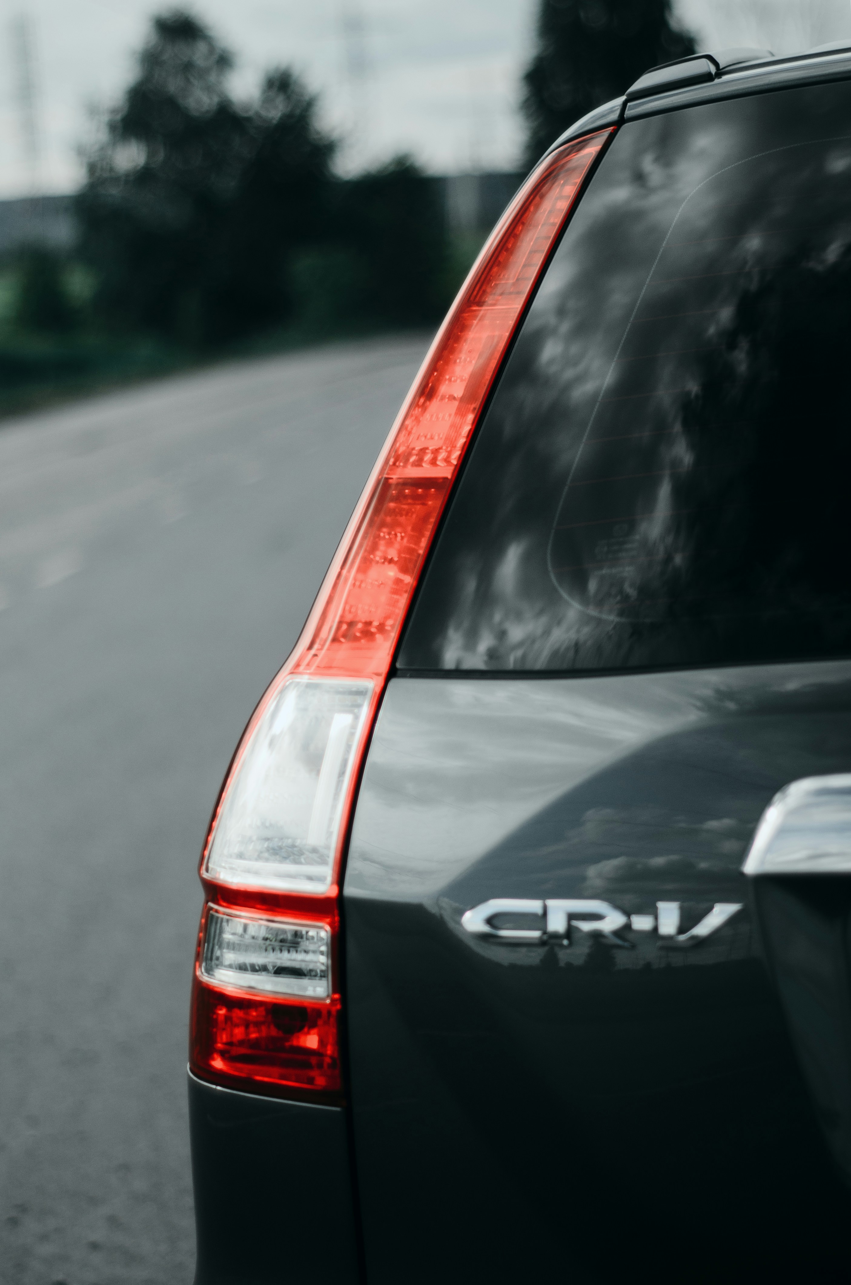 Tail Light Geometry: Anurban Driving Portrait
