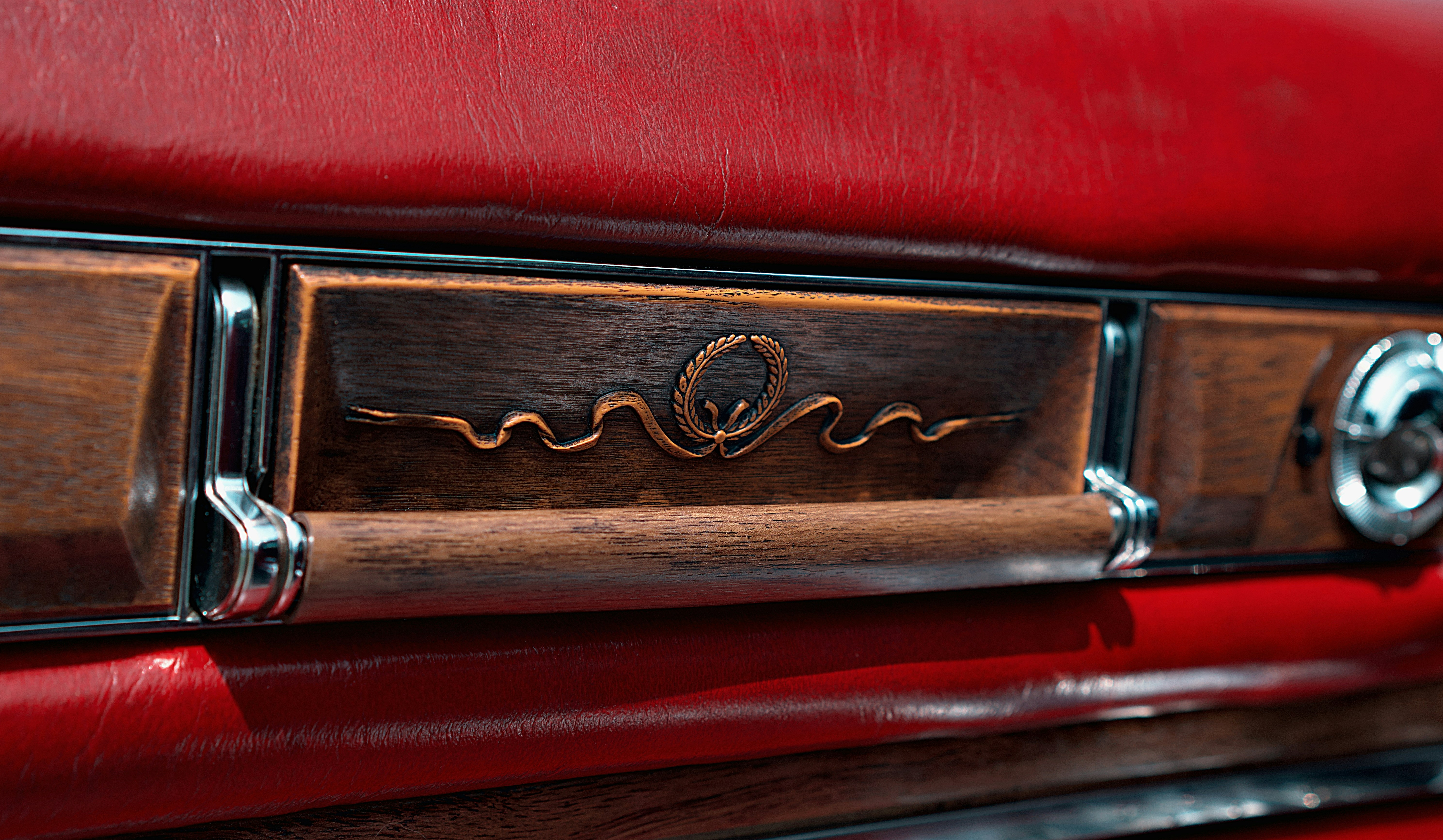 Elegance in Detail: The Artistry of Classic Interiors