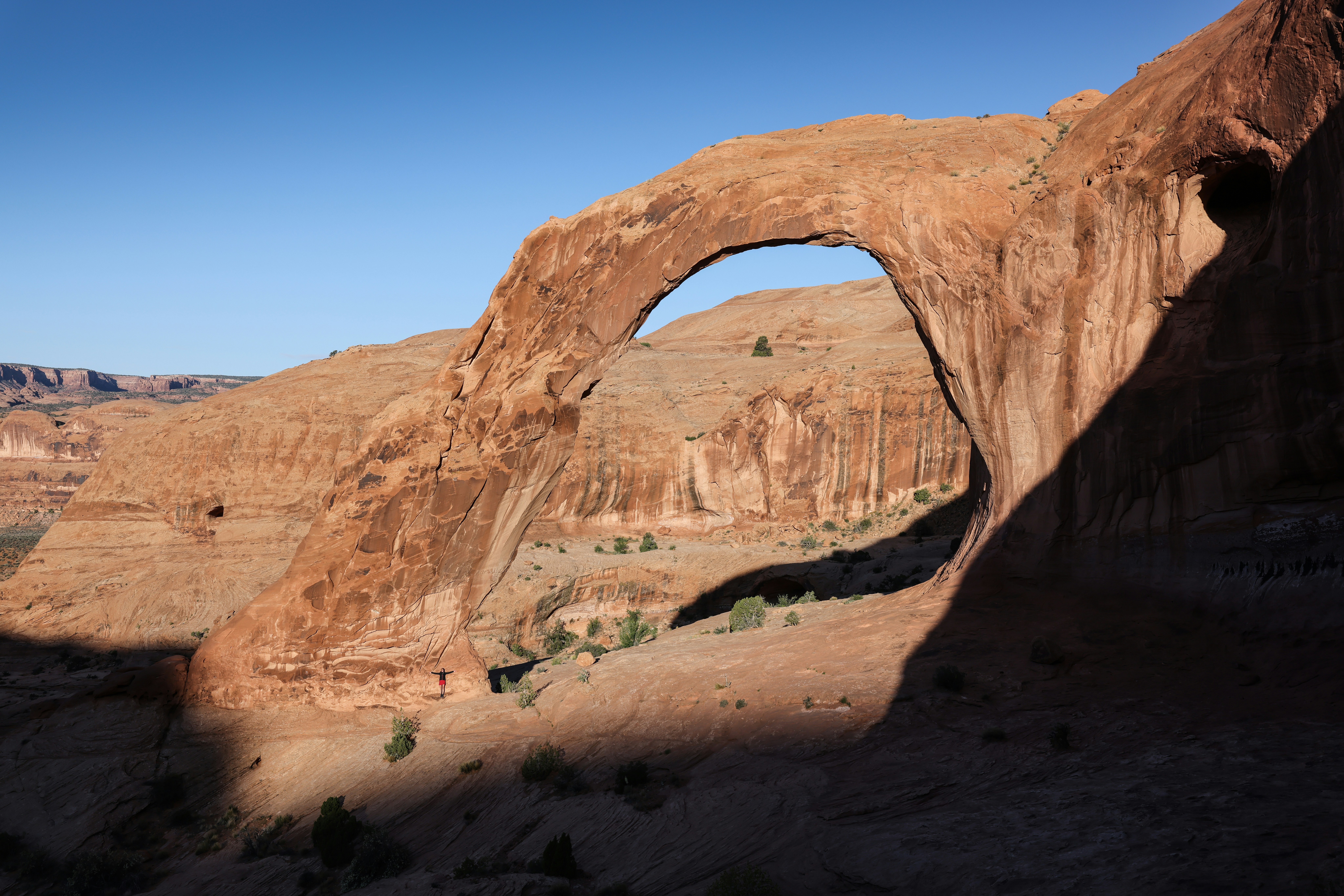 Nature's Architectural Marvel: The Arched Gateway