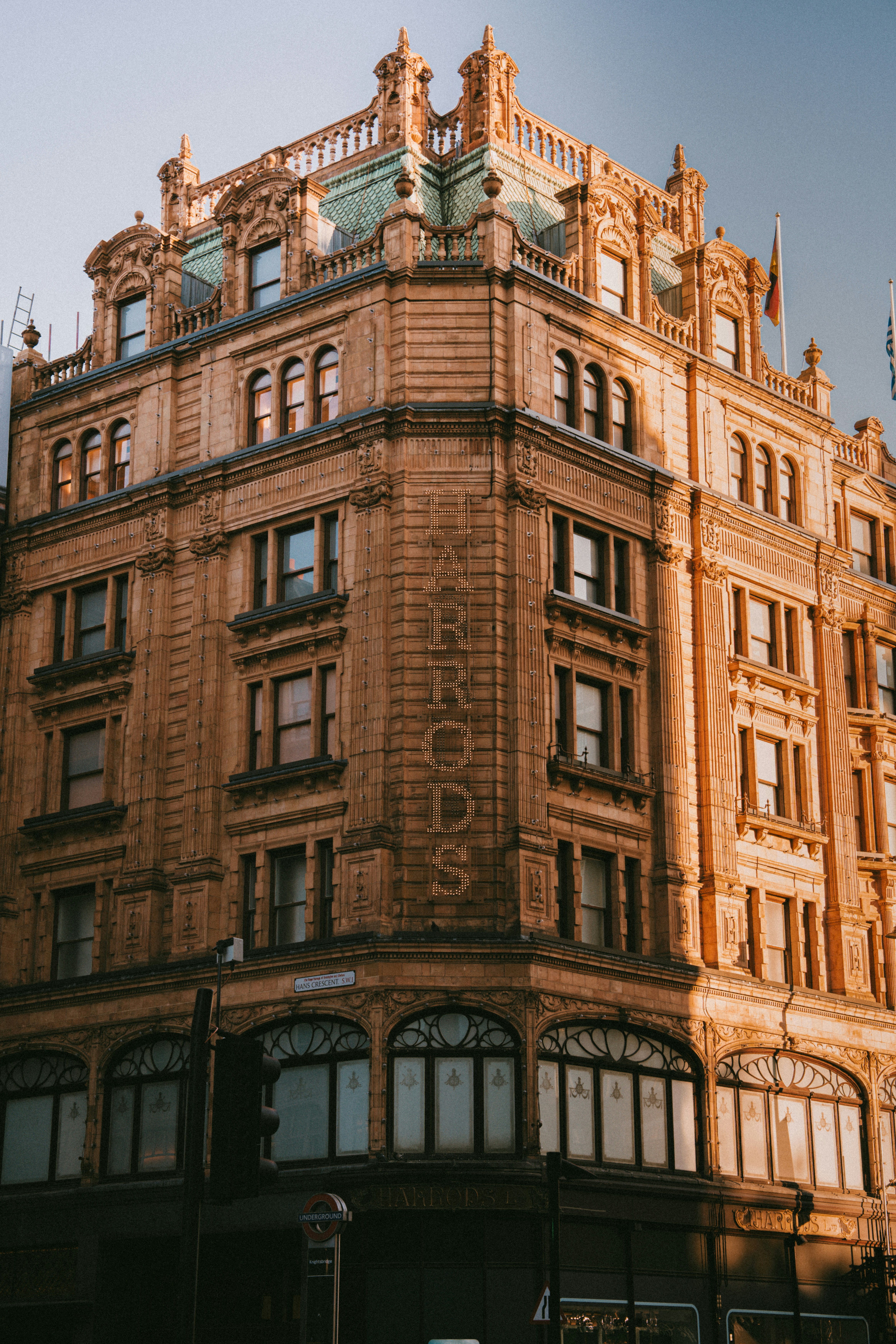 The iconic harrods department store is beautiful. photo – Free Building ...