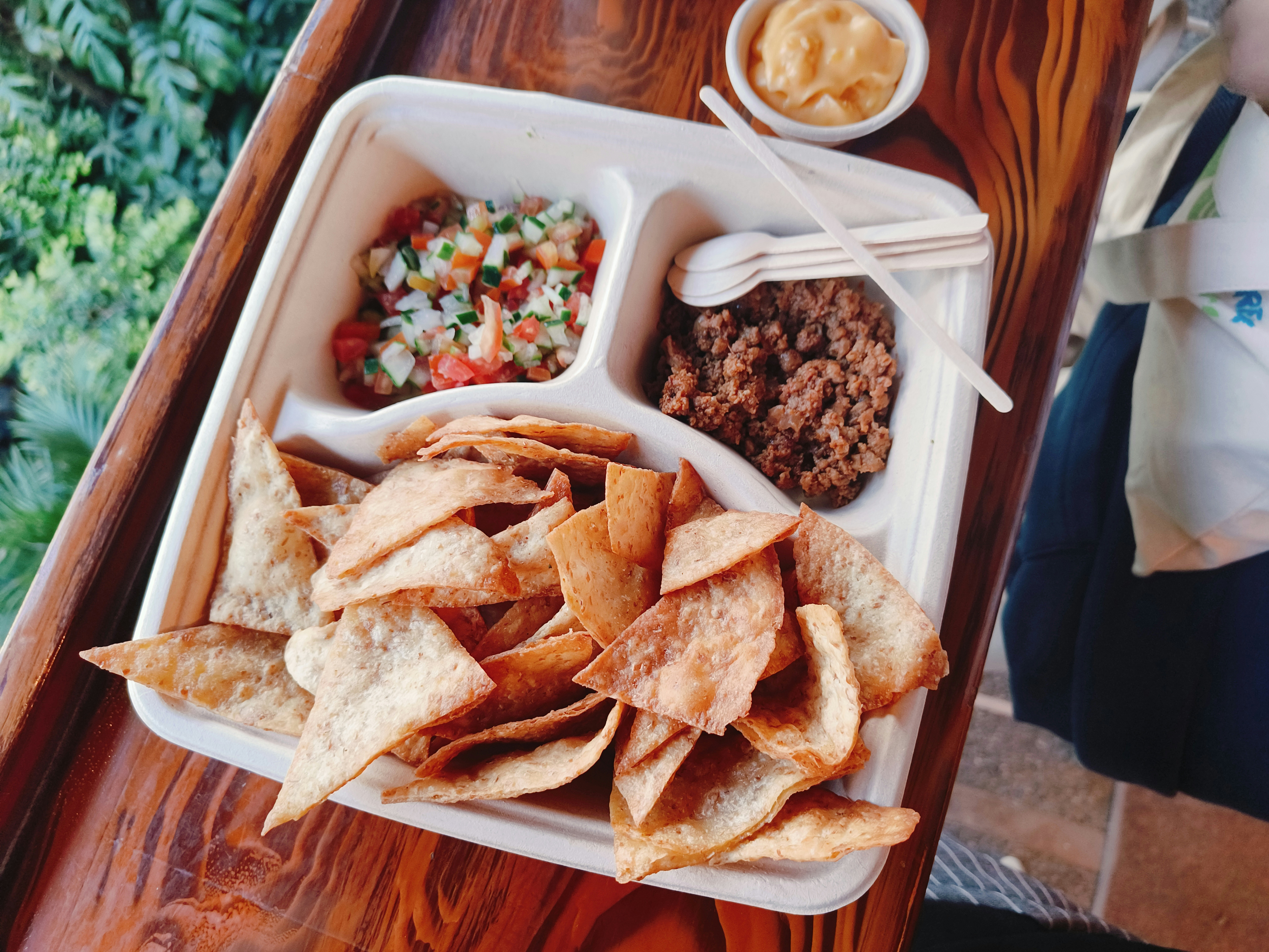 Crunchy Chips Plaza: Nacho Tray on a Wood Table
