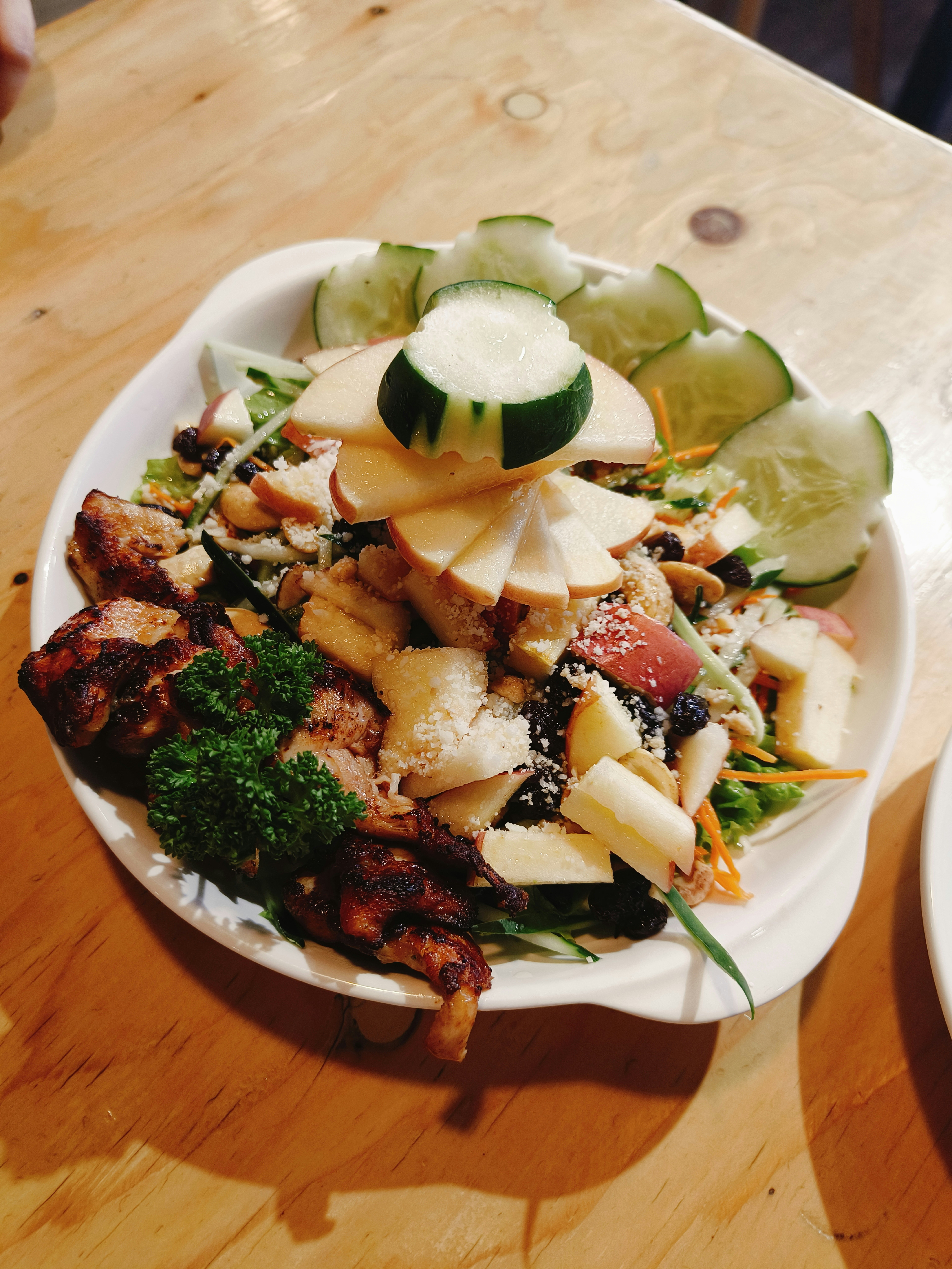 Roasted chicken salad in honey sauce