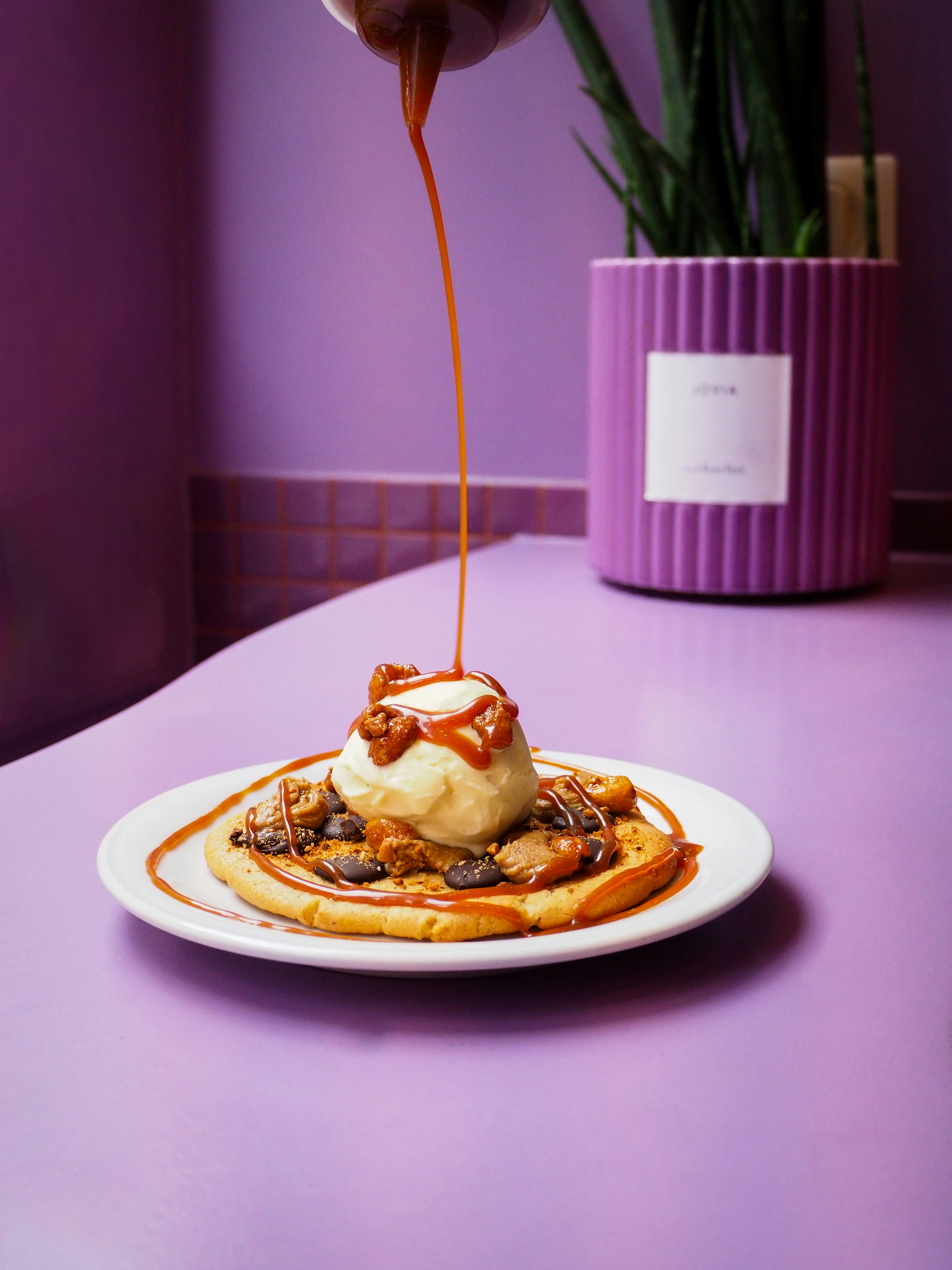 Caramel Cascade: Panna Cotta Drizzle Over a Dessert Pancake