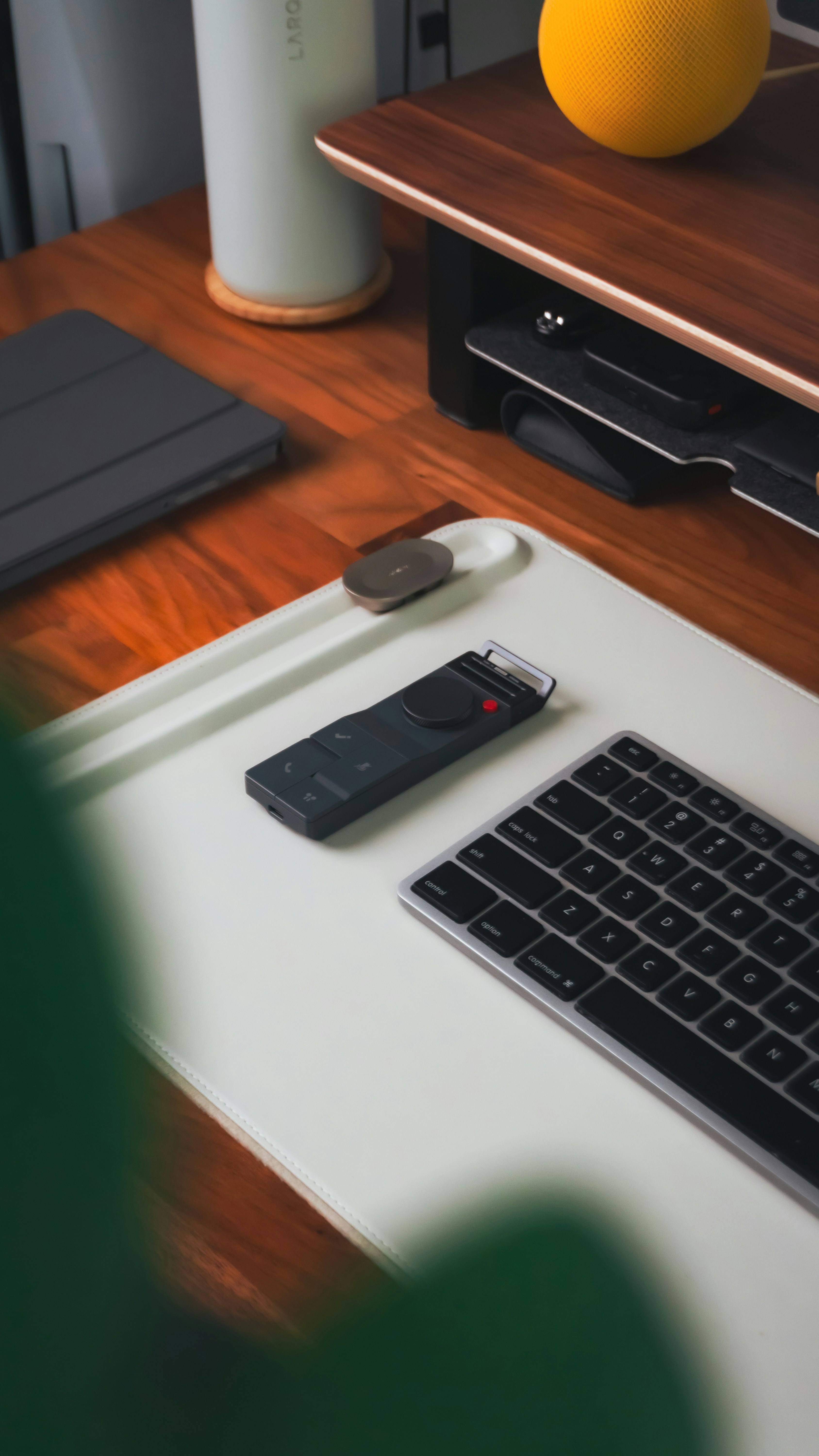 Workspace with tech gadgets on a wooden table. photo – Free Technology ...
