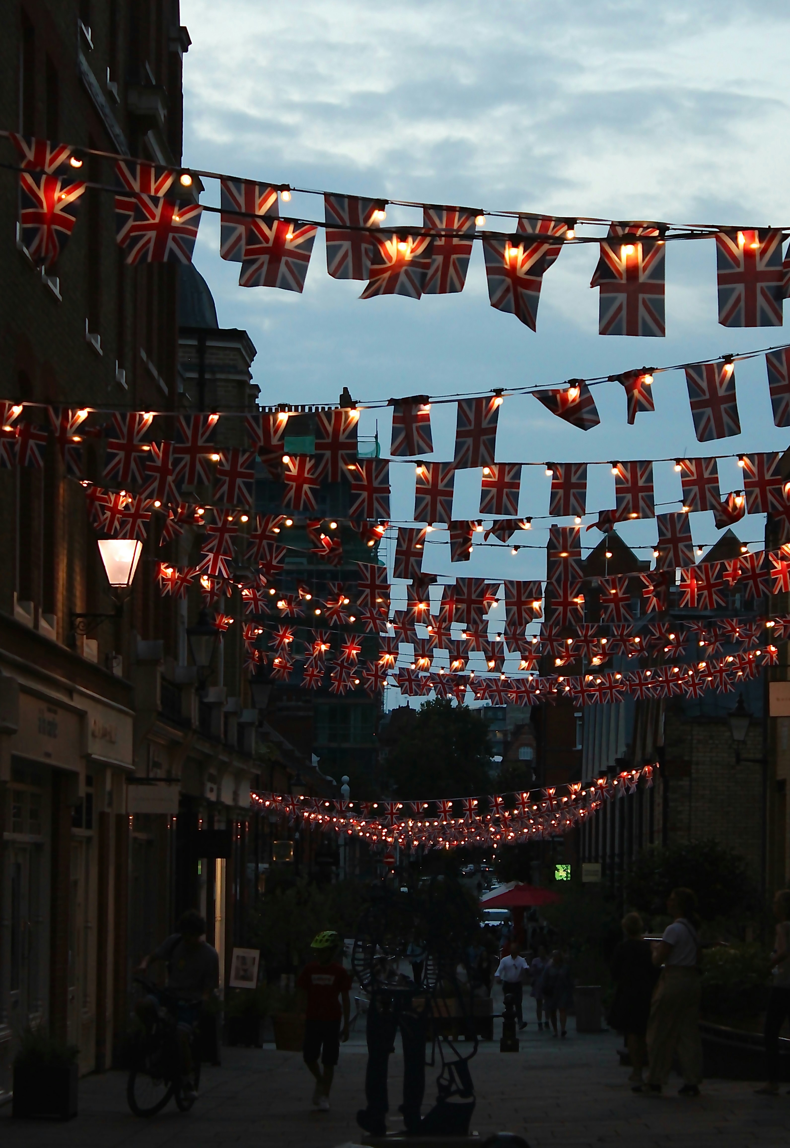 A Festive Evening Under Union Flags