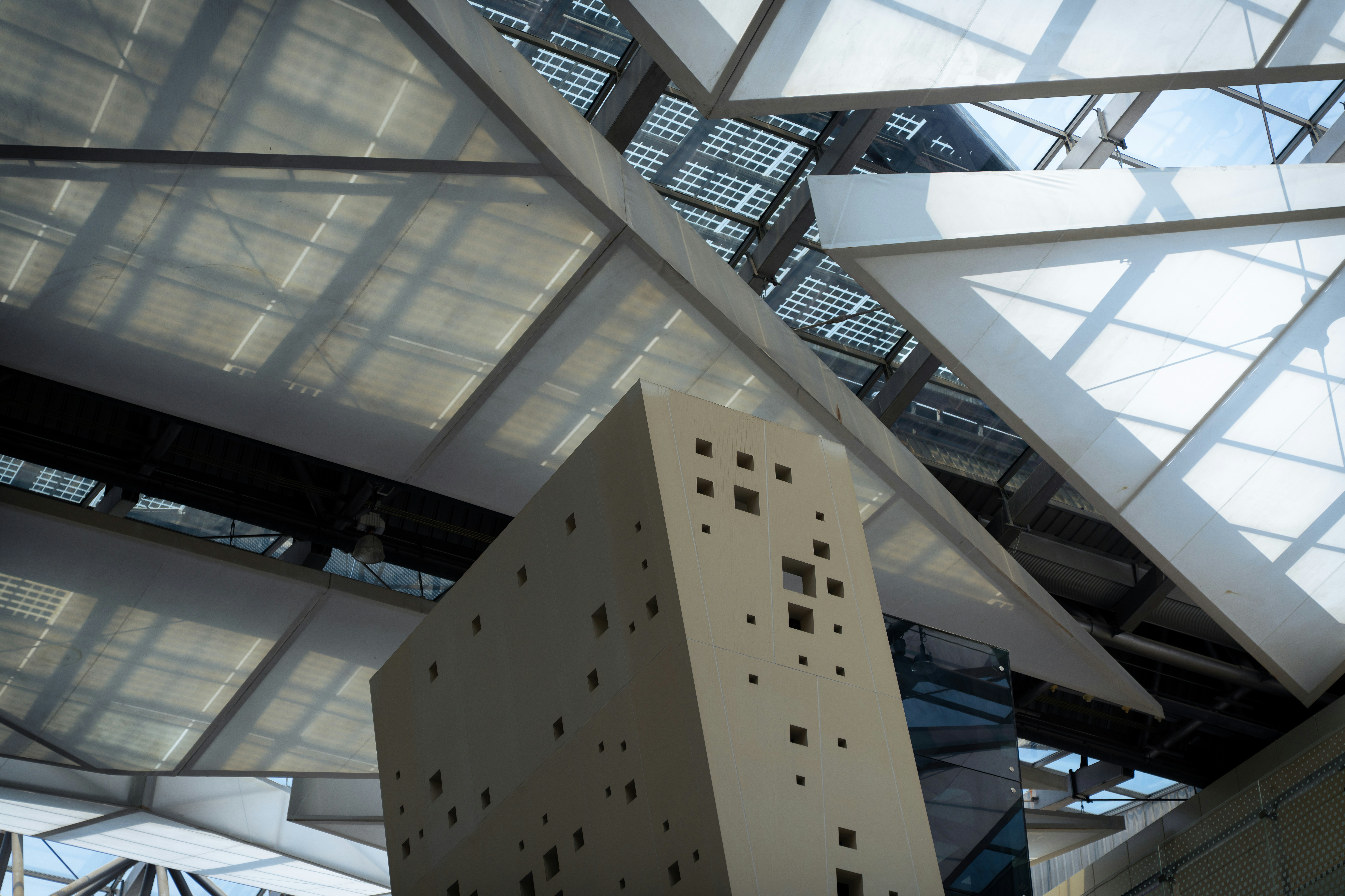 Geometric ceiling and pillar create a modern interior. photo – Free ...