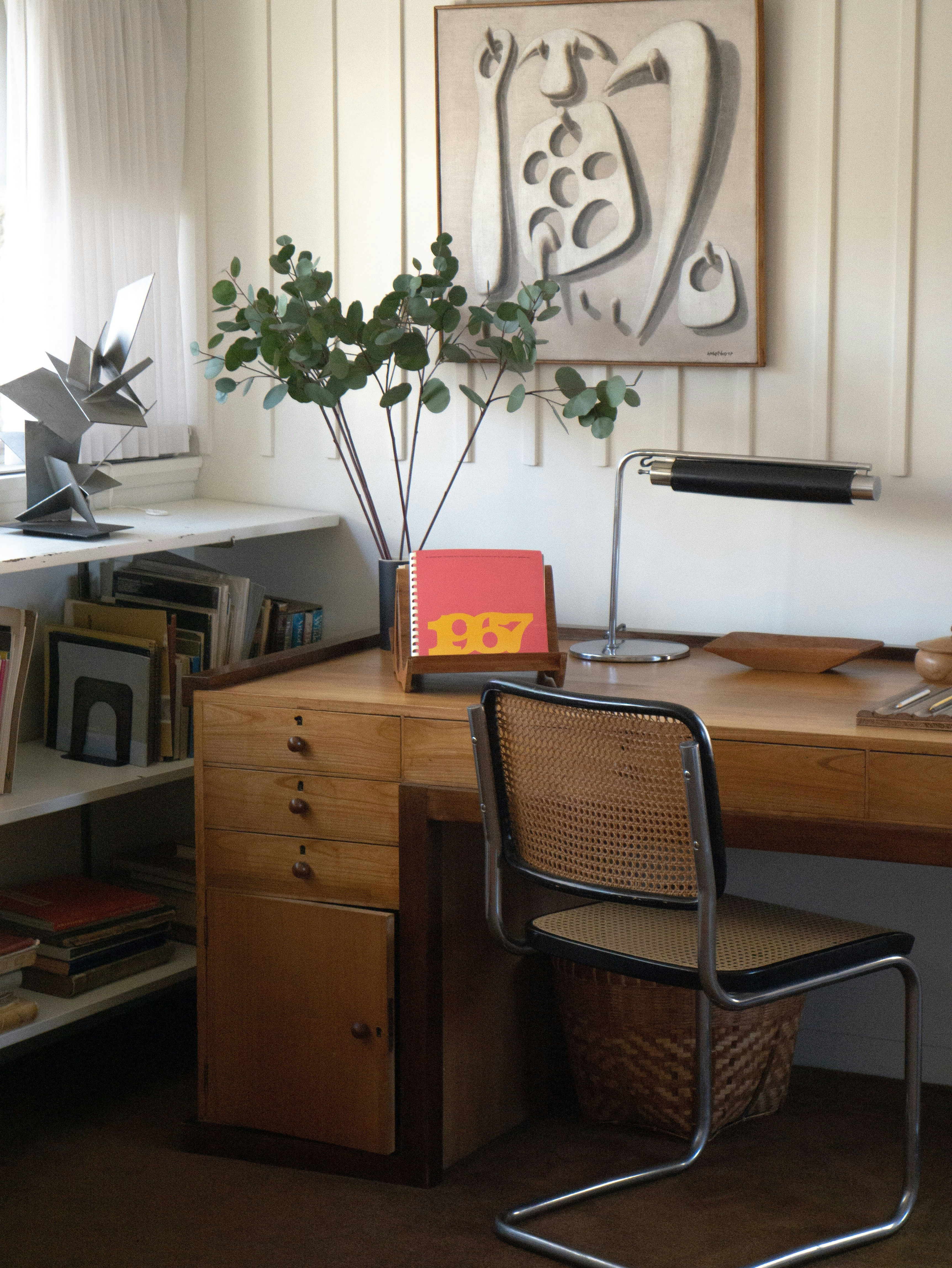A vintage desk is ready for work. photo – Free Interior design Image on ...