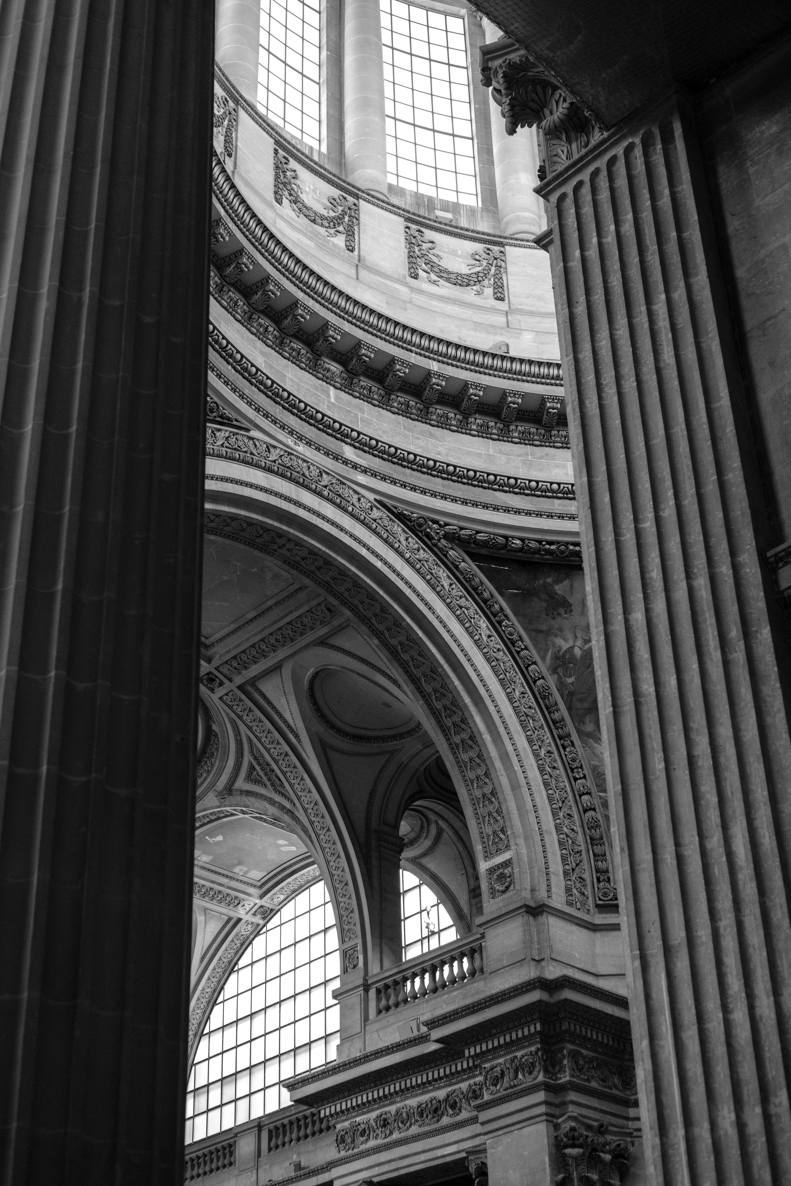 Arched architecture framed by grand pillars. photo – Free Building ...