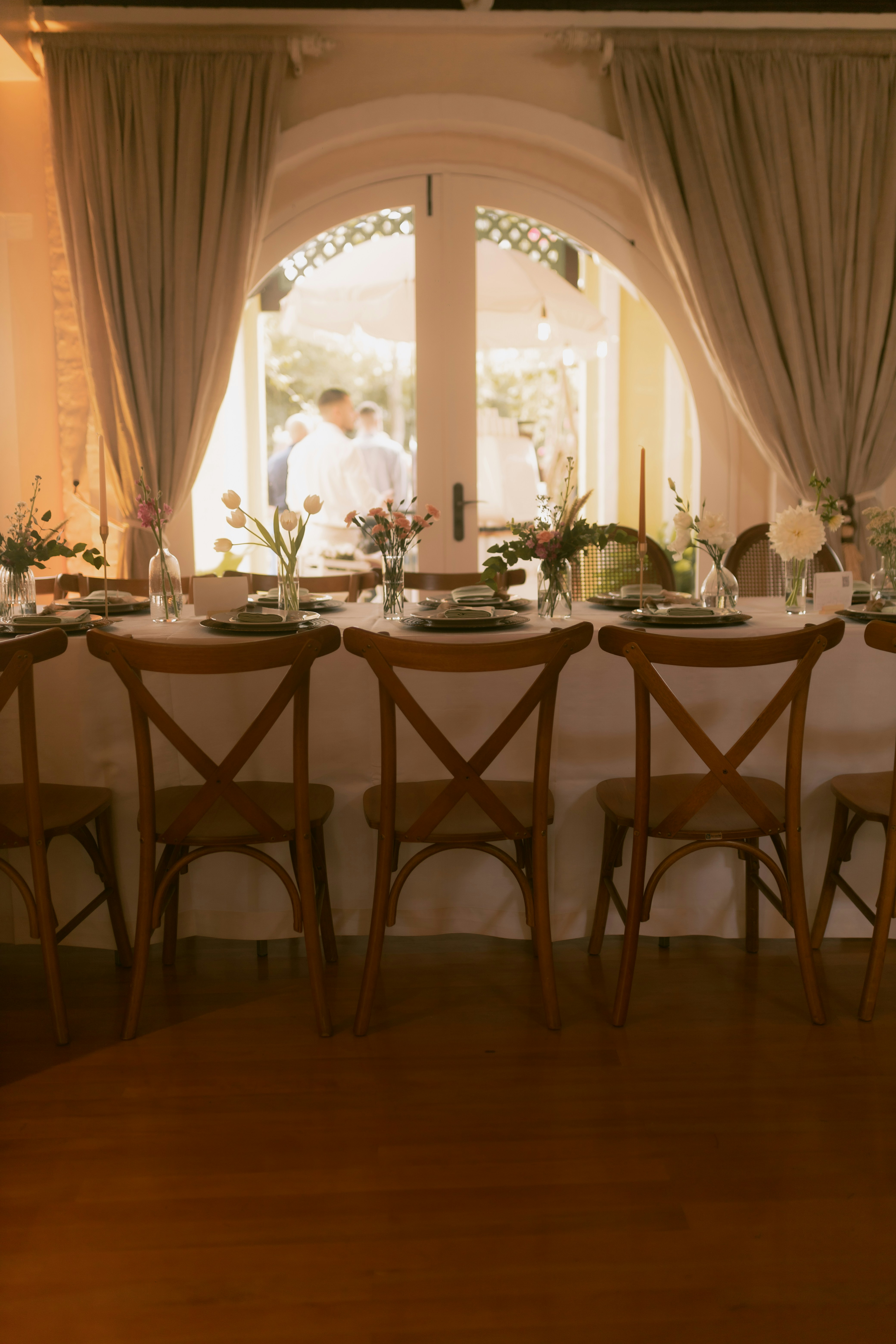 A beautifully set table awaits a celebration. photo – Free Image on ...