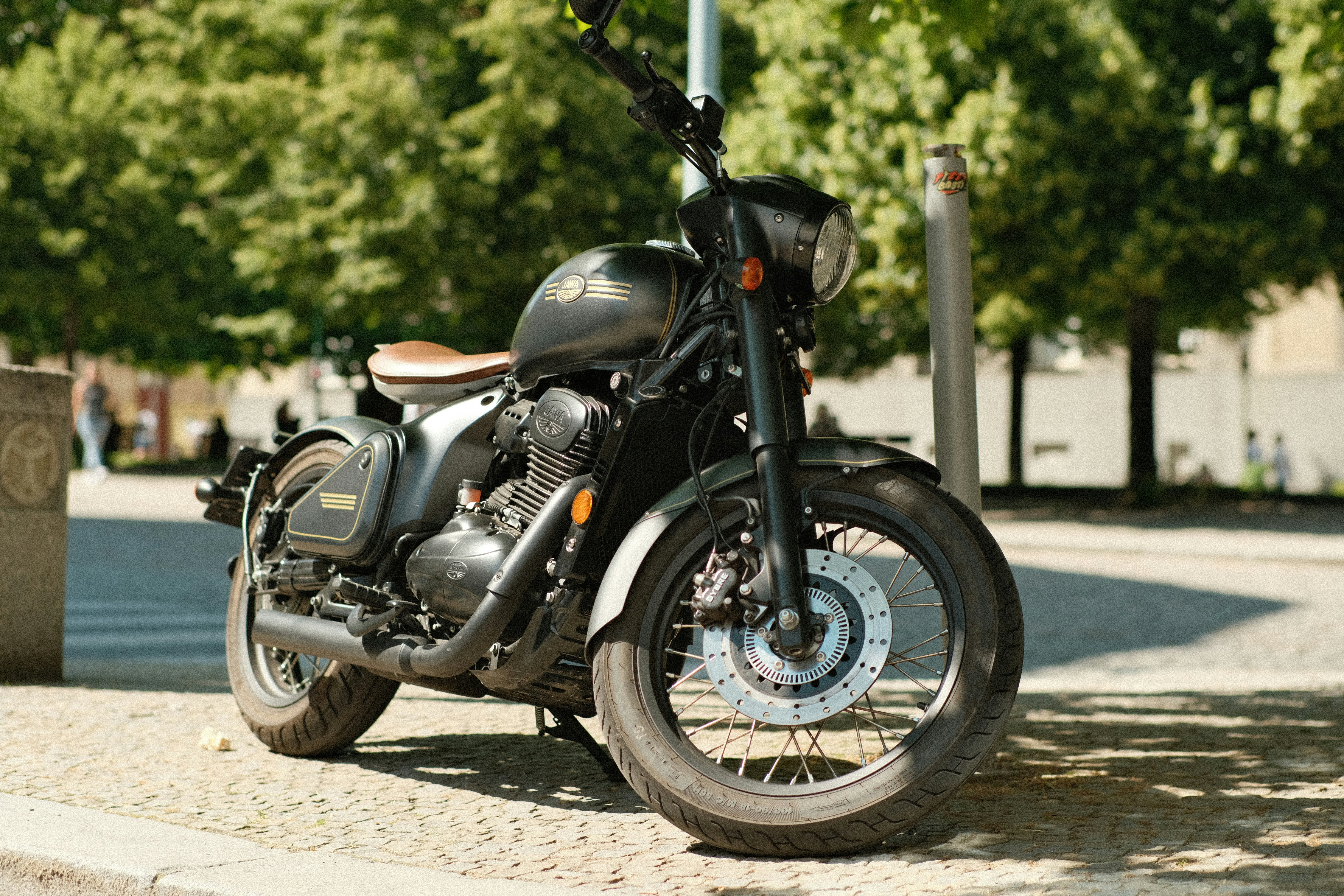 Urban Cruiser: The Essence of Two-Wheeled Freedom