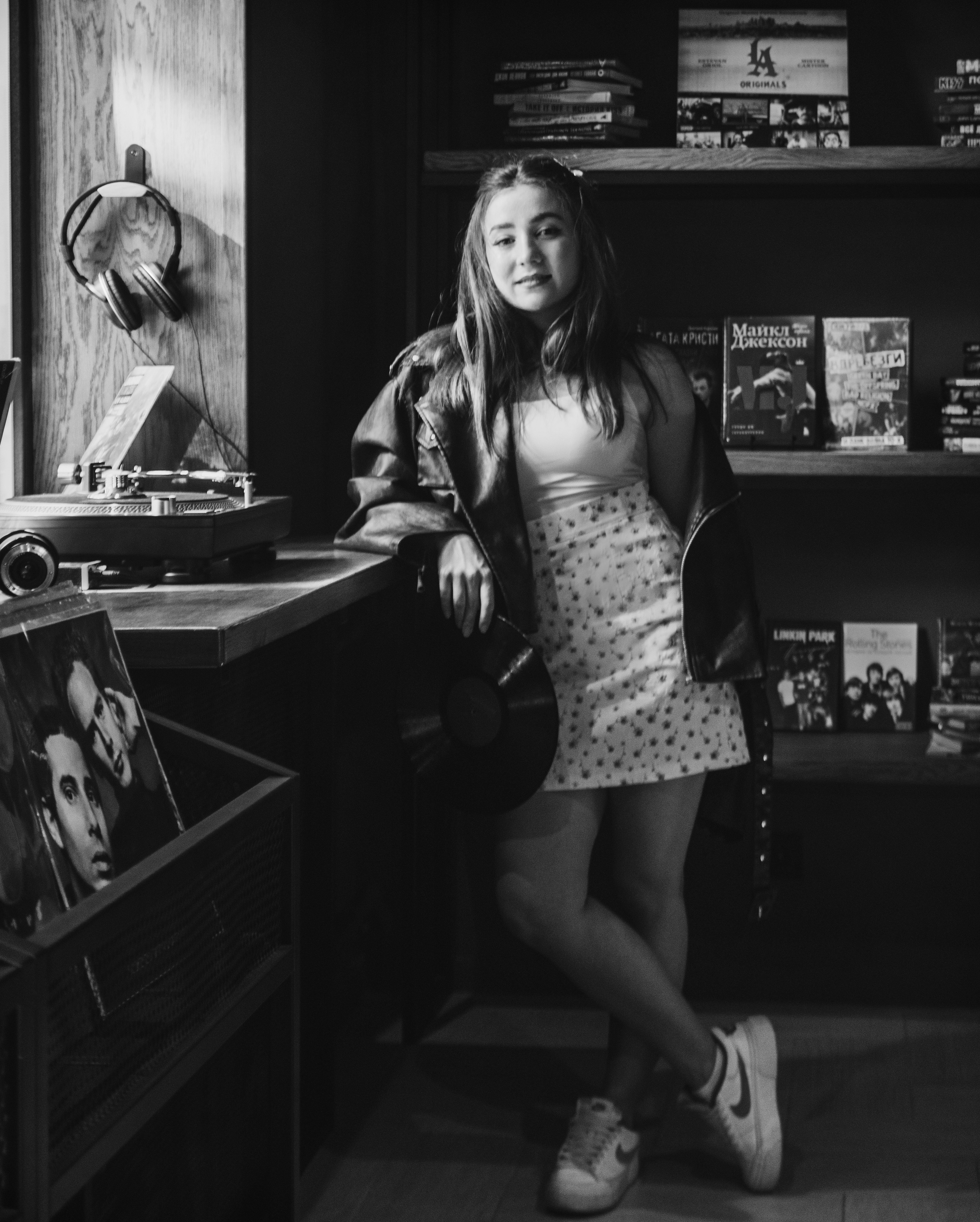 Young woman with vinyl records and turntable photo – Free Girl Image on ...