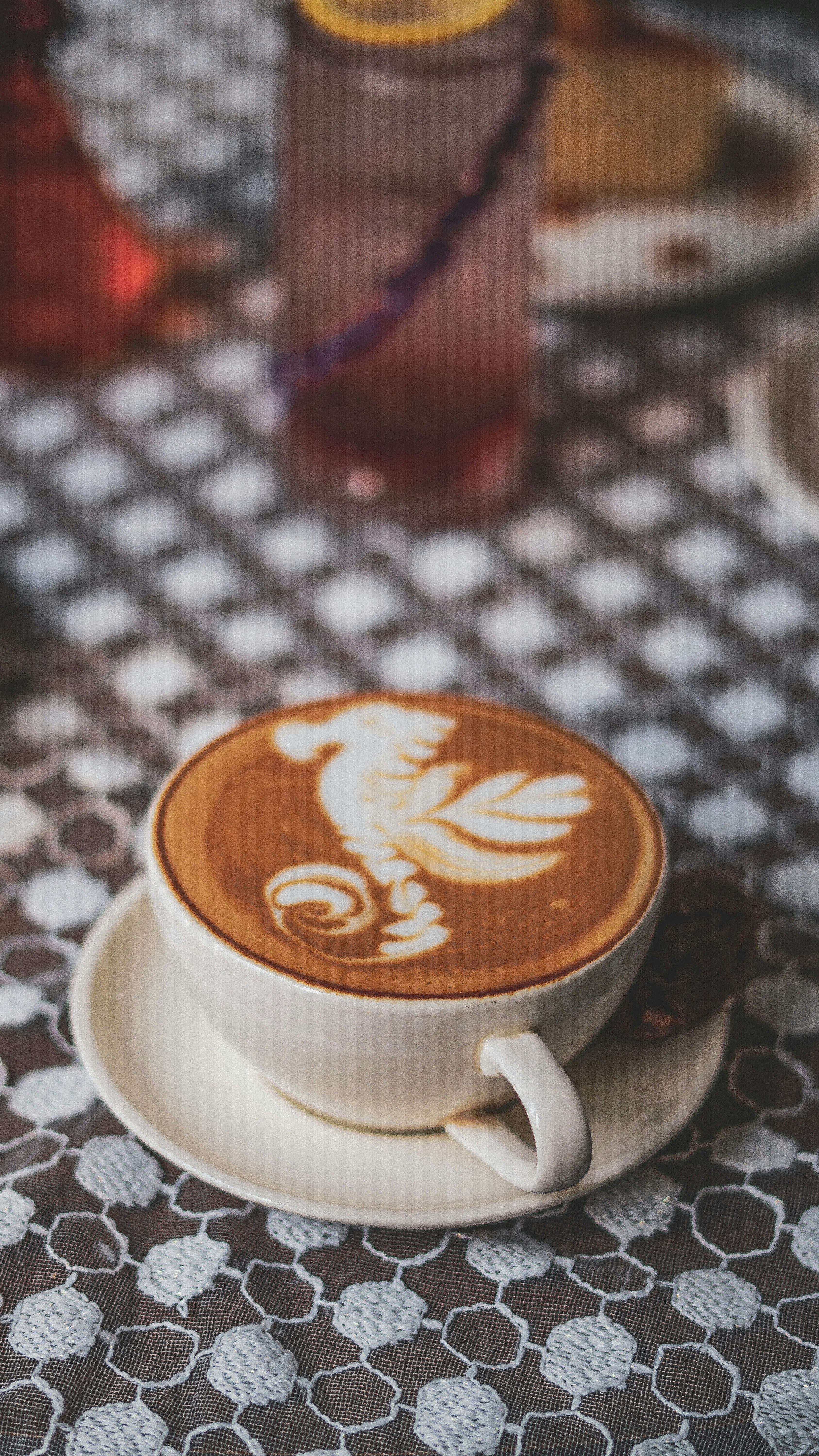 Artistry in a Cup: The Latte Leaf Design