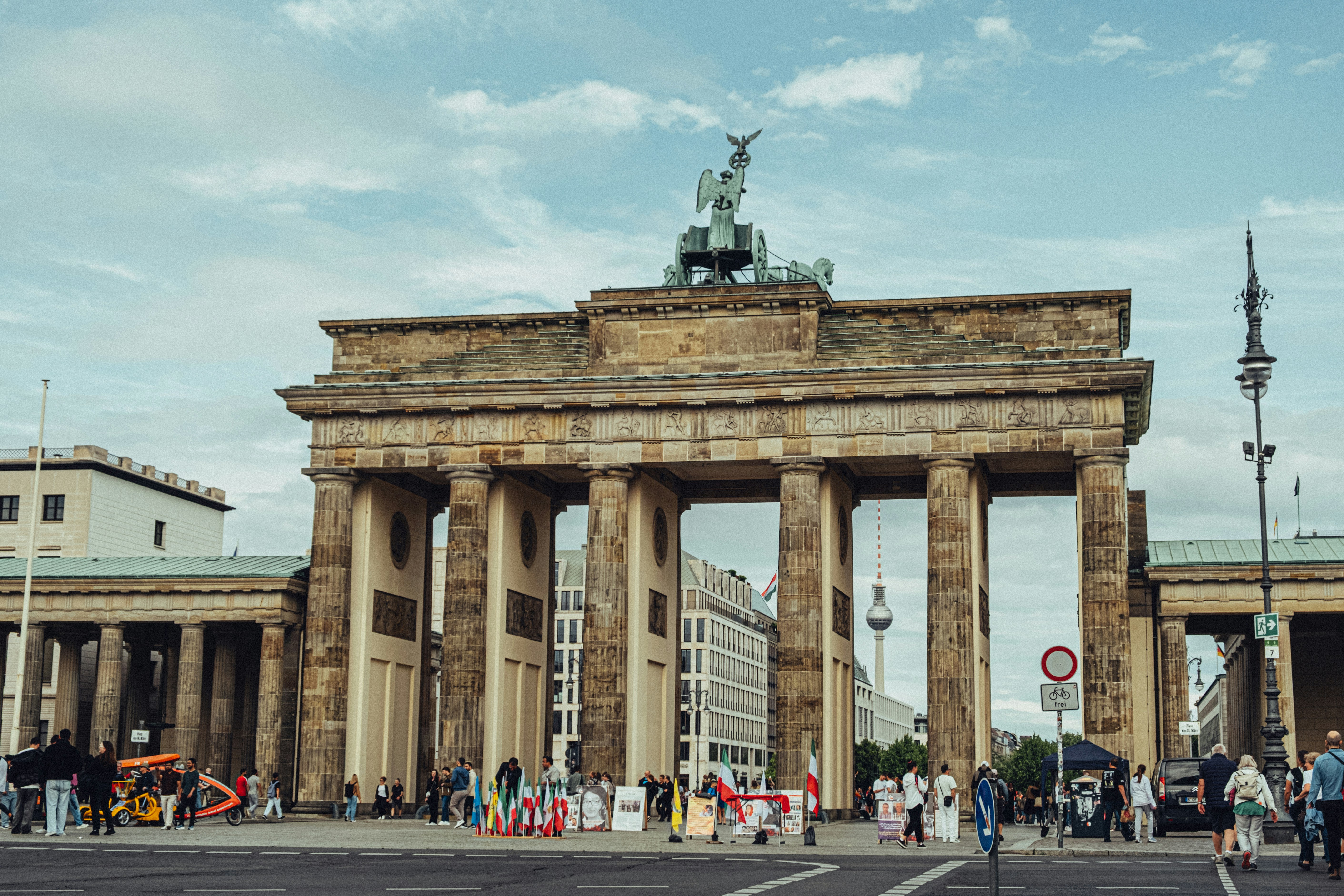  Brandenburg Gate in Berlin: A Quiet Moment Amid Historic Grandeur 