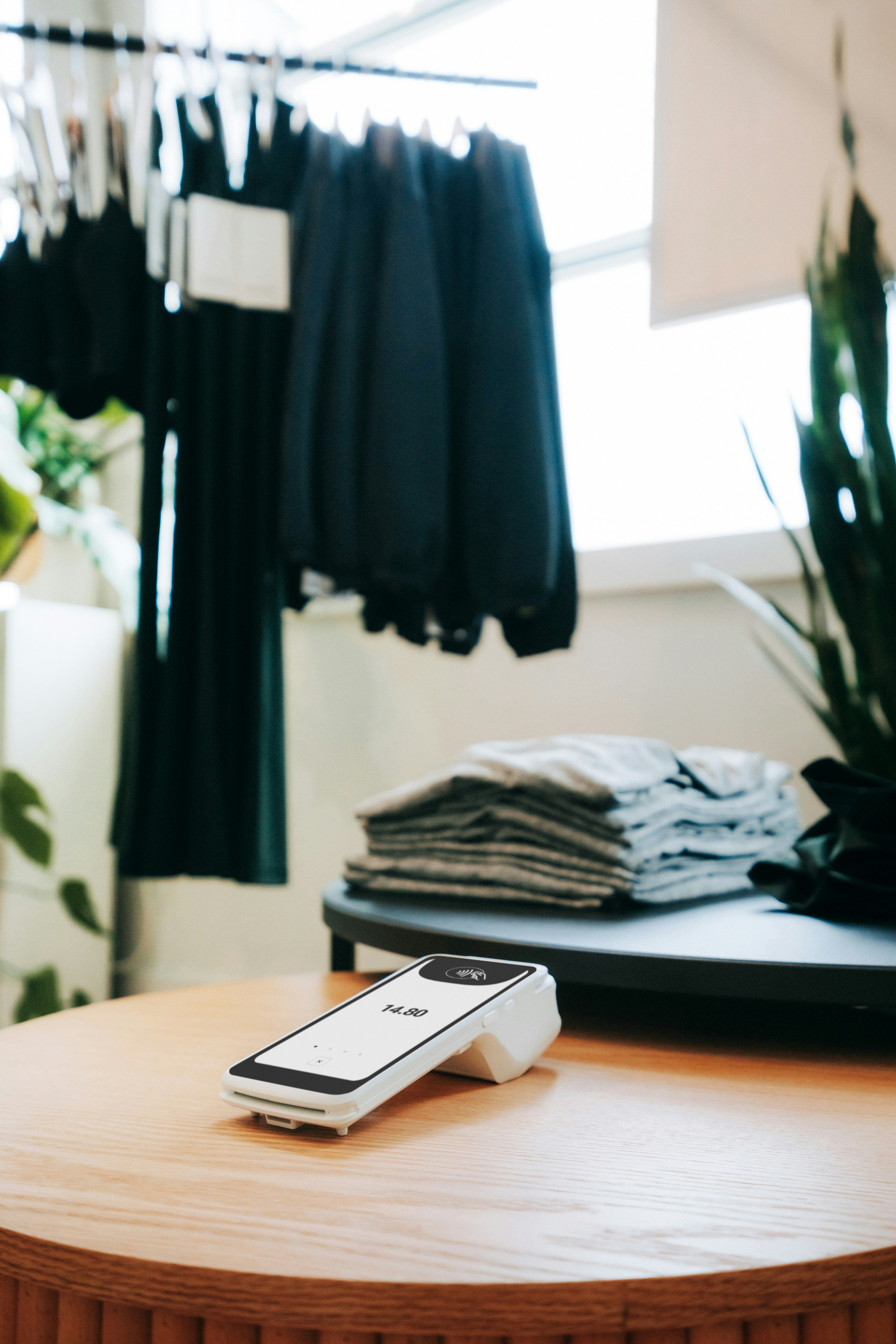 A payment terminal sits on a store's checkout table. photo – Free Image ...