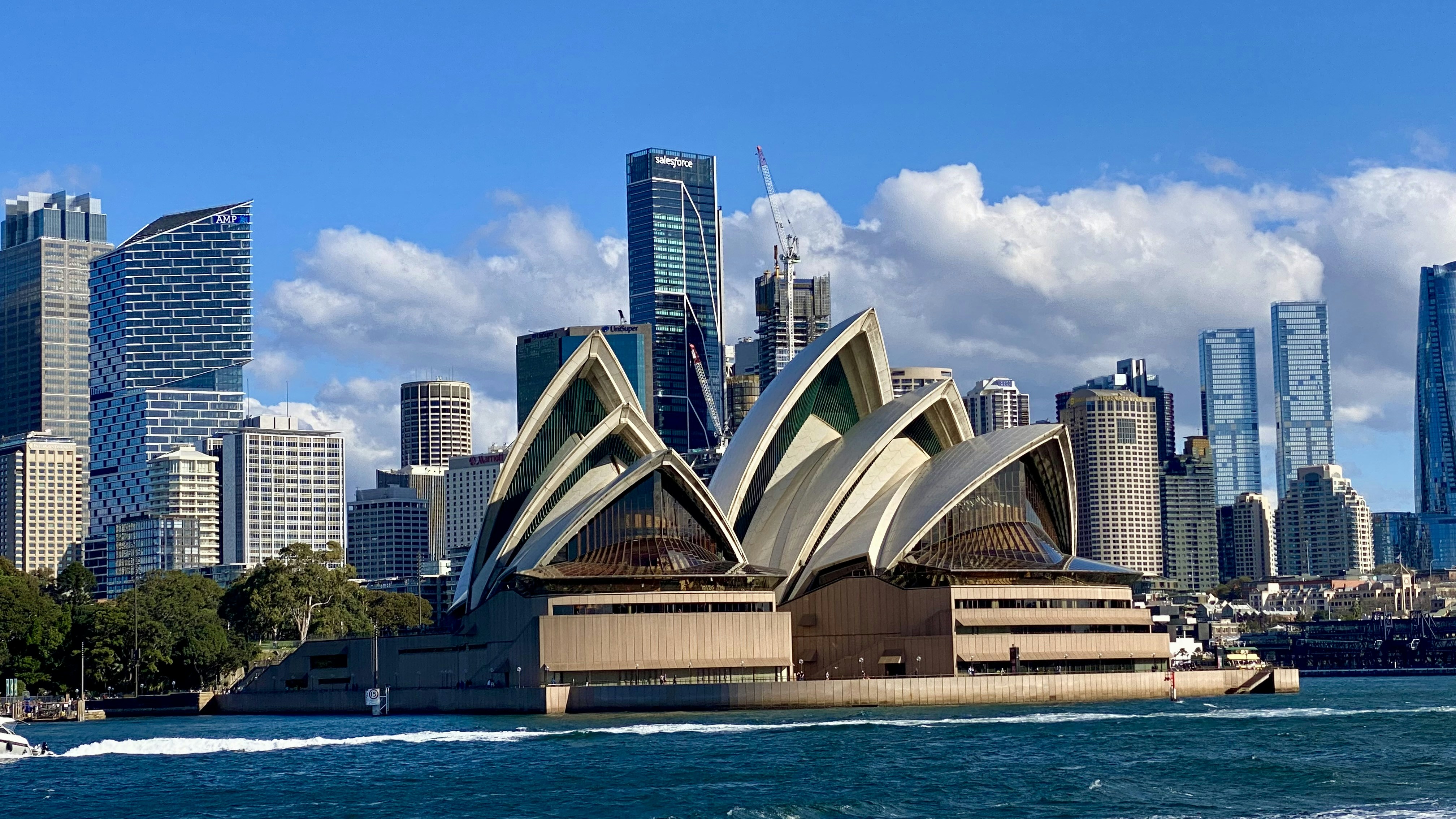Sydney opera house stands proudly against the skyline. photo – Free ...